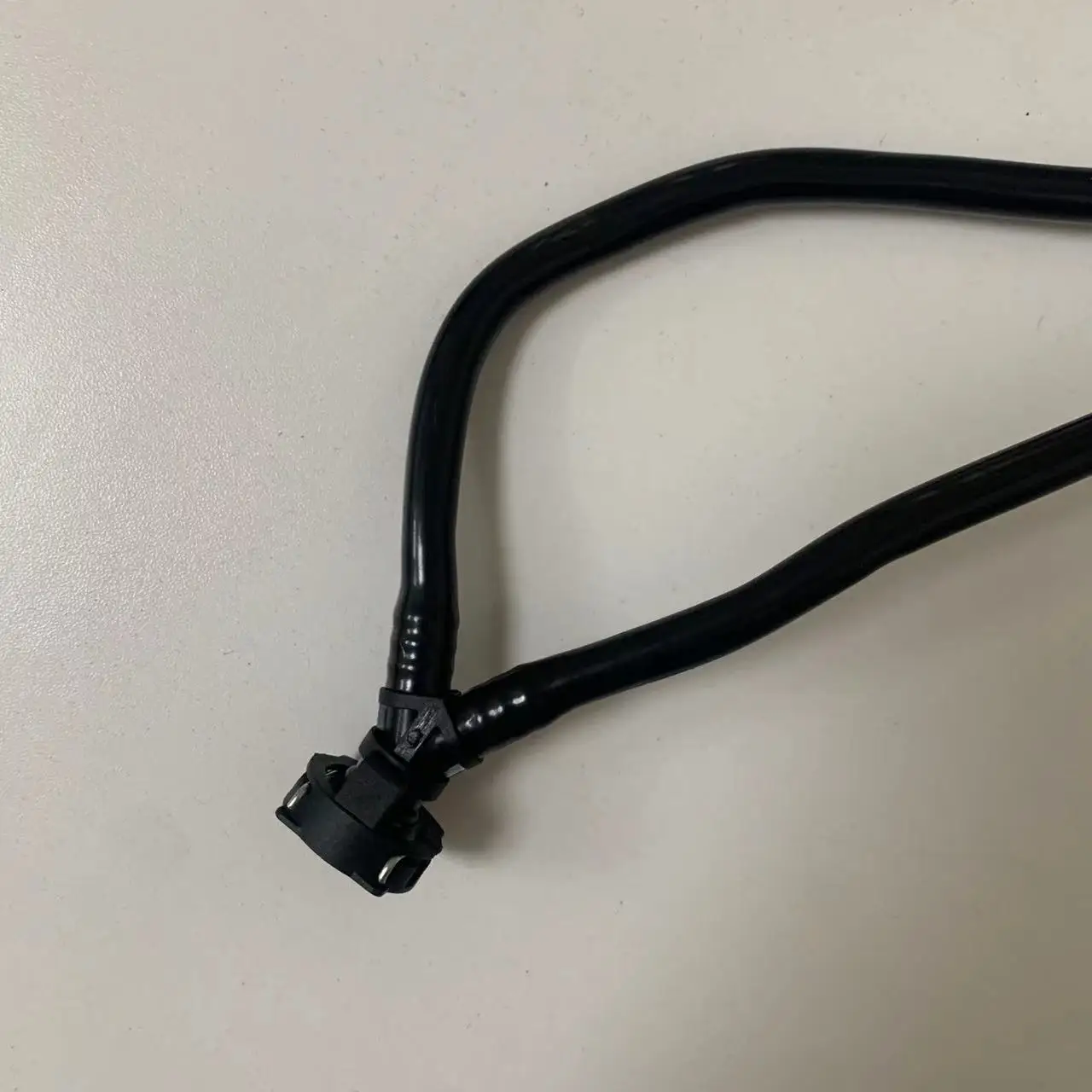 2465010125 Engine Radiator Overflow Hose Expansion Tank Hose for ...