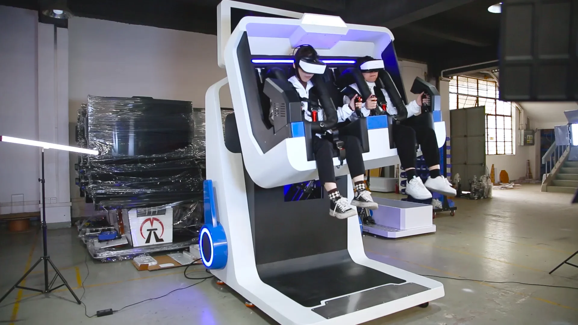 360 Degree Rotation 5000w Motor Virtual Reality Roller Coaster 2 Players Game Machine Simulator ...