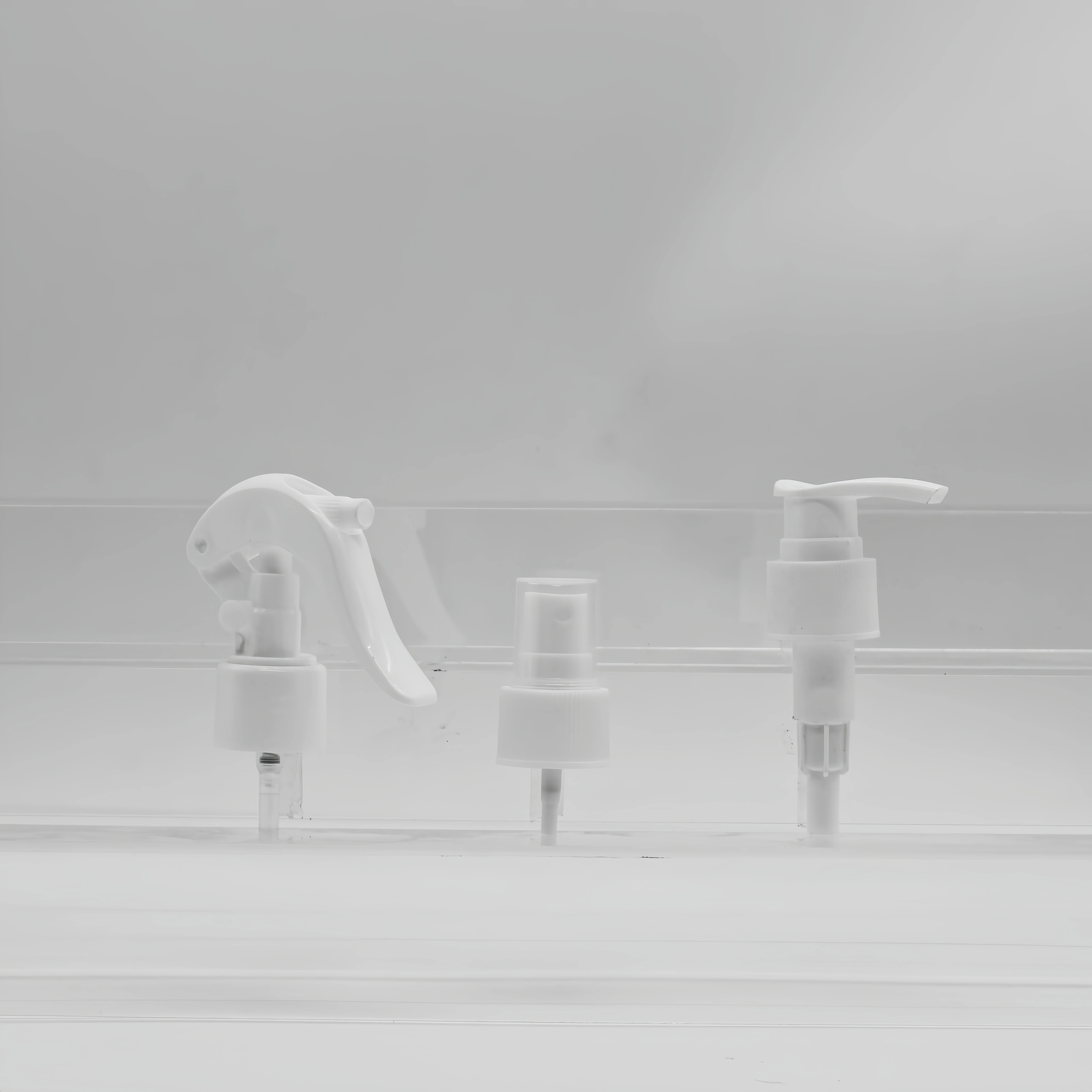 White Flat Shoulder Emulsion Bottle Plastic White Pump Bottle ...