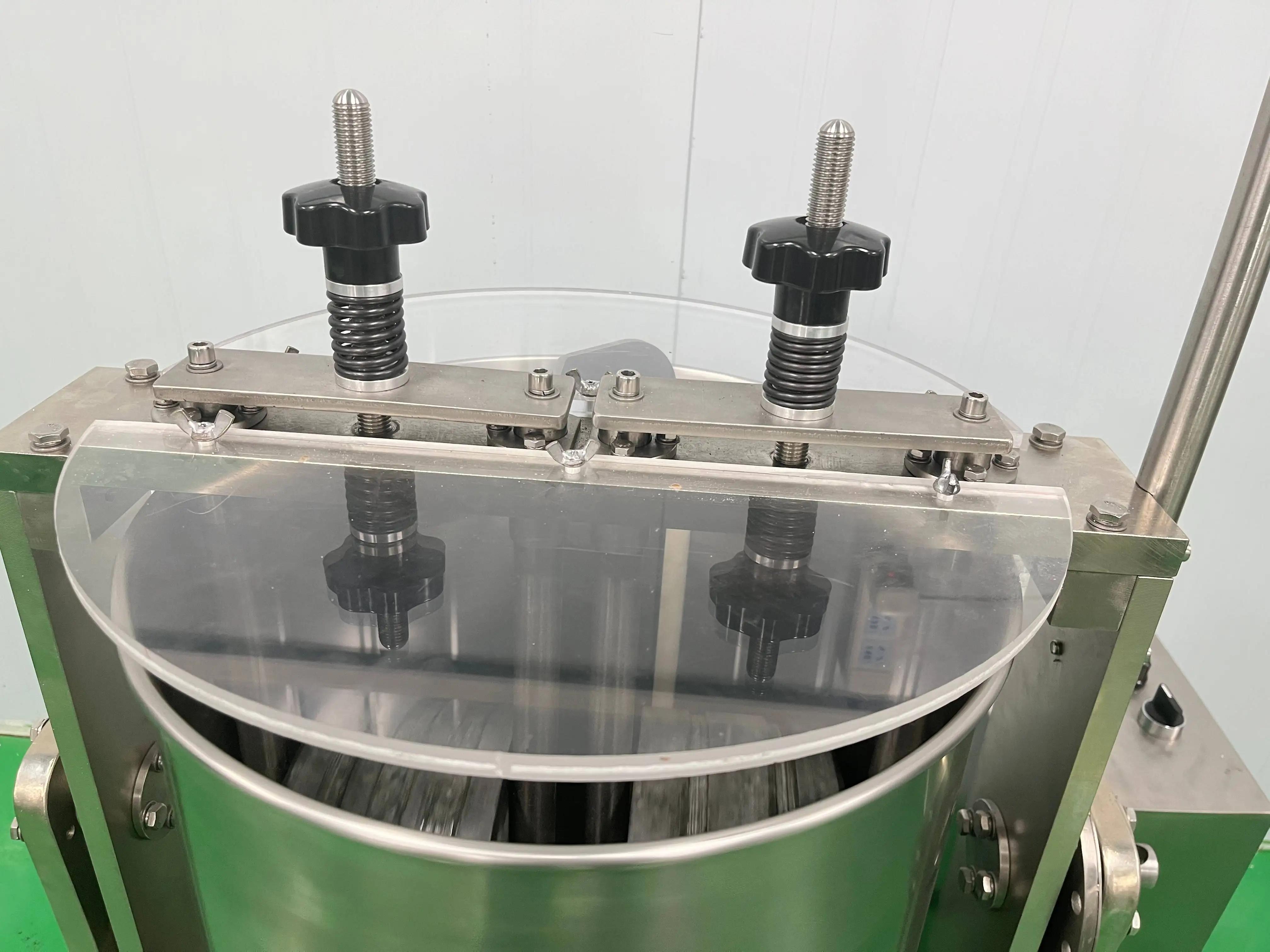 LST Chocolate Melanger - Efficient Cocoa Nibs Grinding