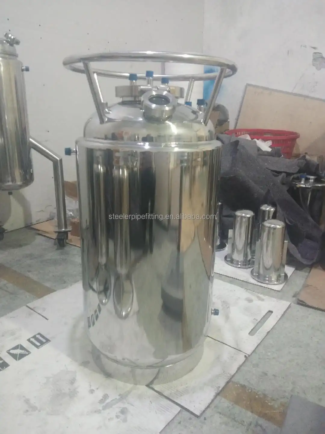 Stainless Ss304 316l Sanitary Solvent Tank With Sight Glass And Handle ...