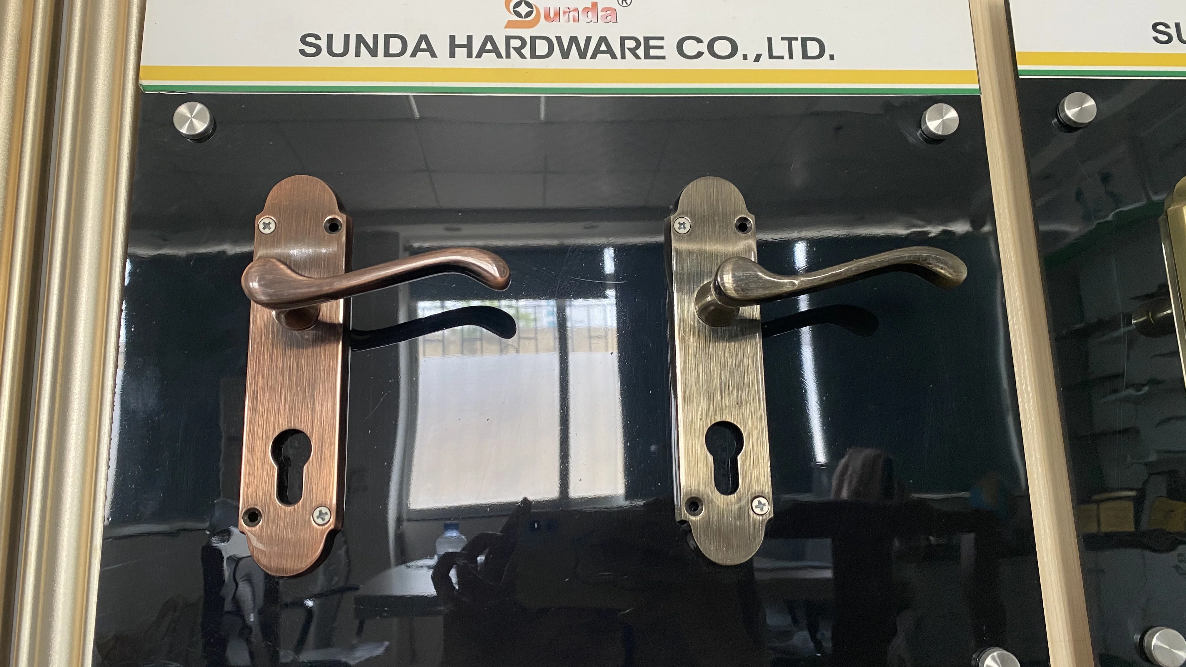 New Model Flush Door Handle Lock with Different Colors