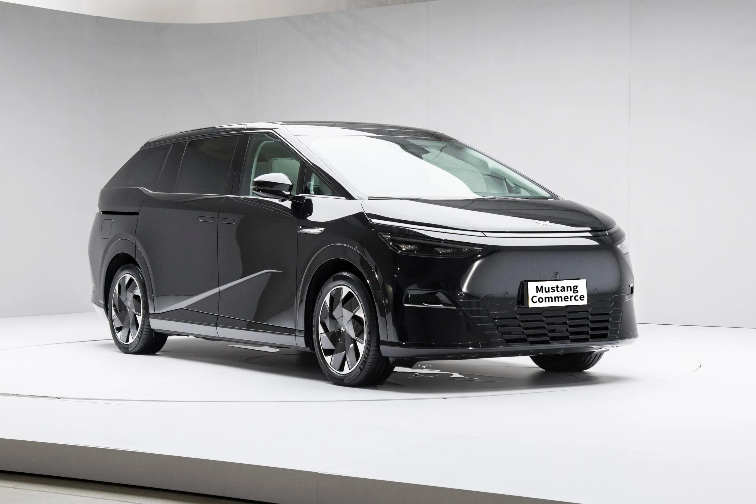 Pre-sale New Electric Car Xiaopeng X9 2023 200km High Speed 4wd Fwd 7 ...