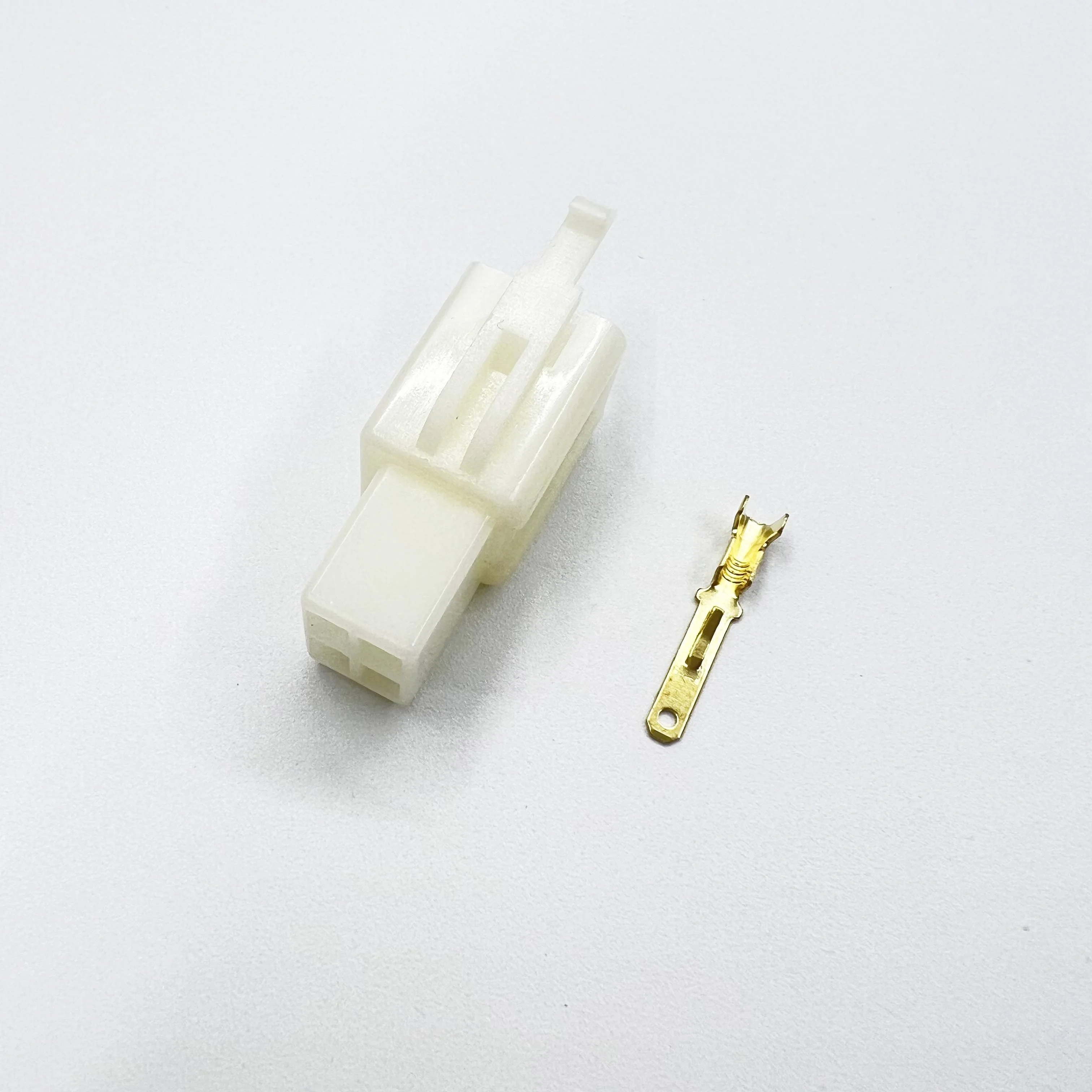 28050 Connector - Reliable Wire to Wire Solution