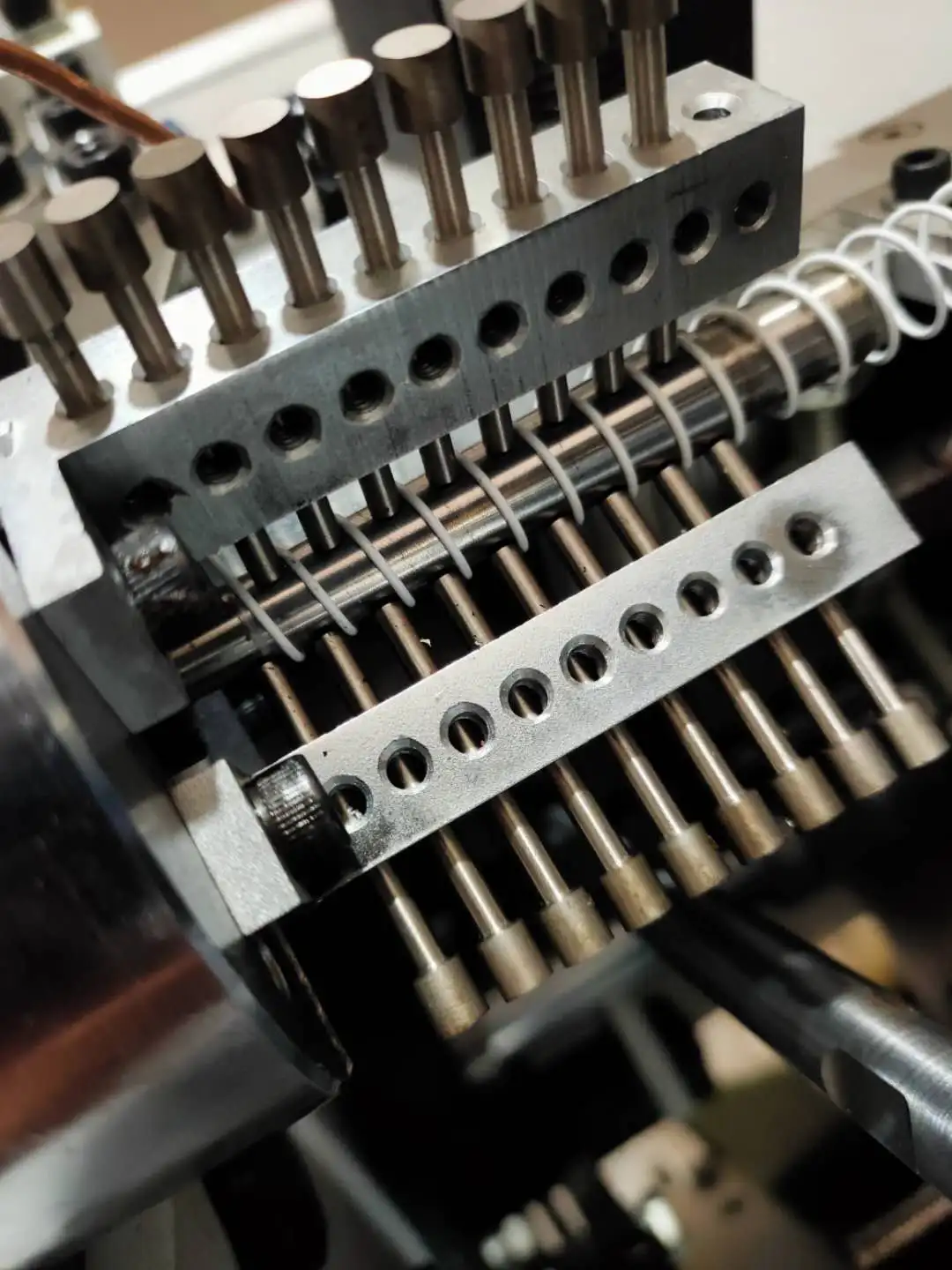 ZOMAGTC Single Spiral Wire Coil Forming Machine - 700-1300P