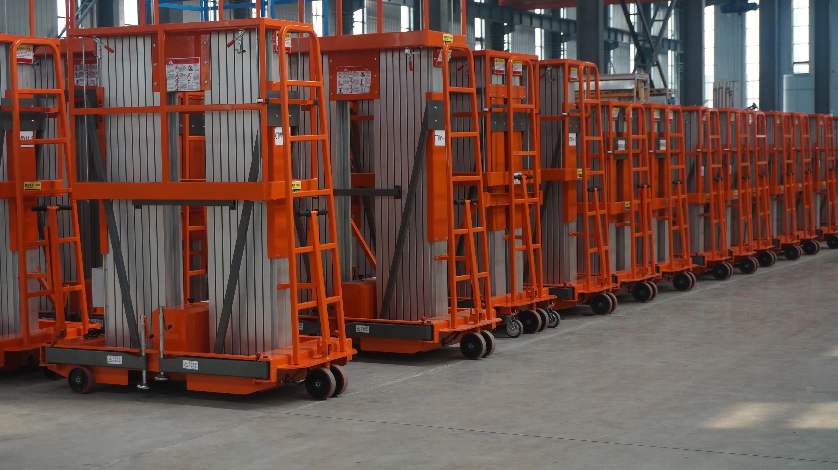 Self-propelled Electro-hydraulic Six-post Aluminium Alloy Lift Aerial ...