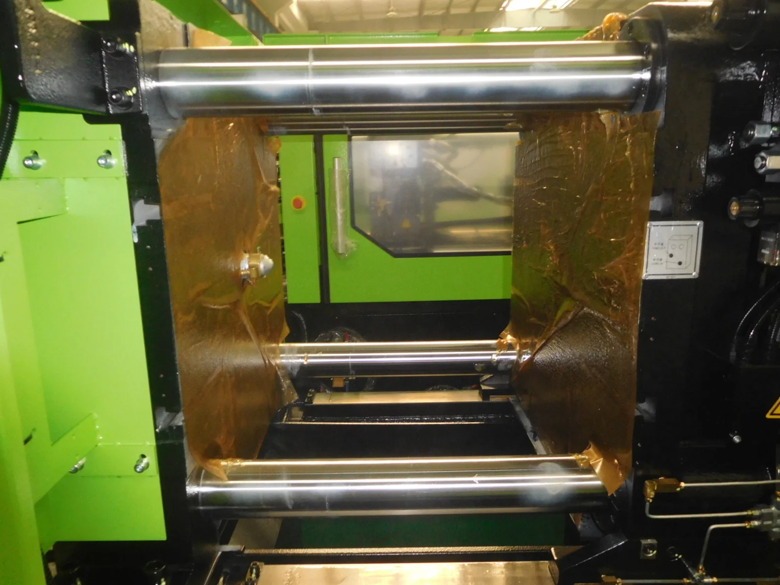 Plastic Injection Machines Un120skii 120 Ton Injection Molding Machine ...