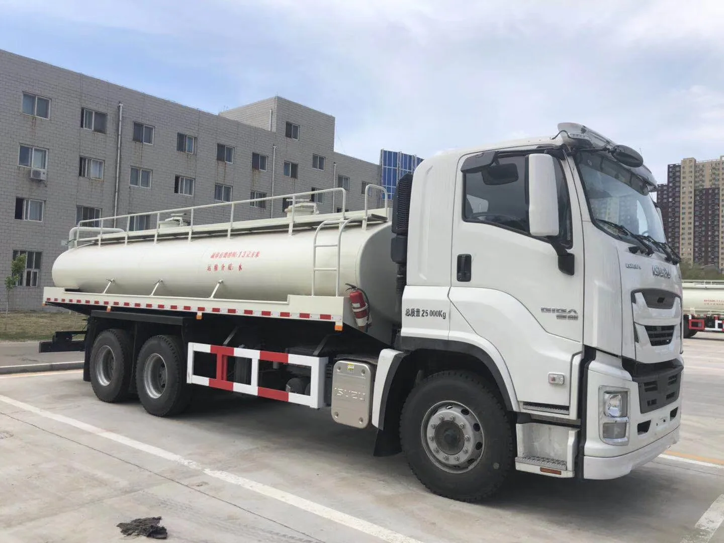 Isuzu High Pressure Tank Truck Bottle Transport Truck Very Safe Mobile ...