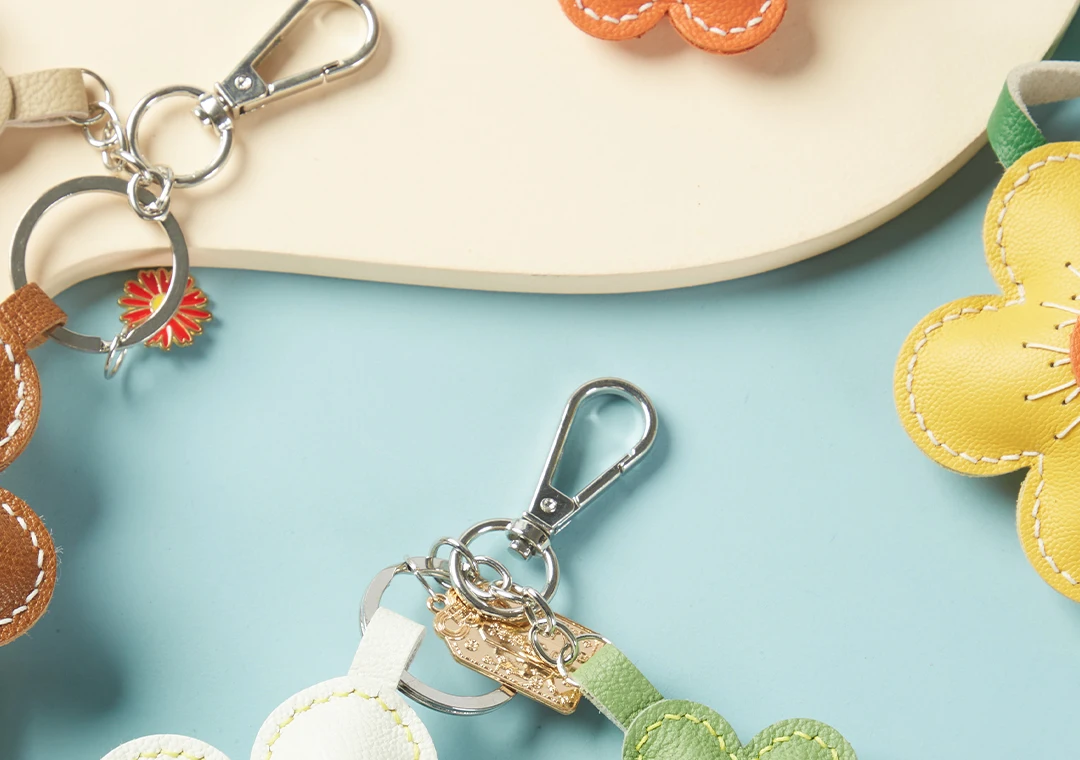 Wholesale Diy Cute Flower?keychain?hanging?sew Keychains Pu Leather ...