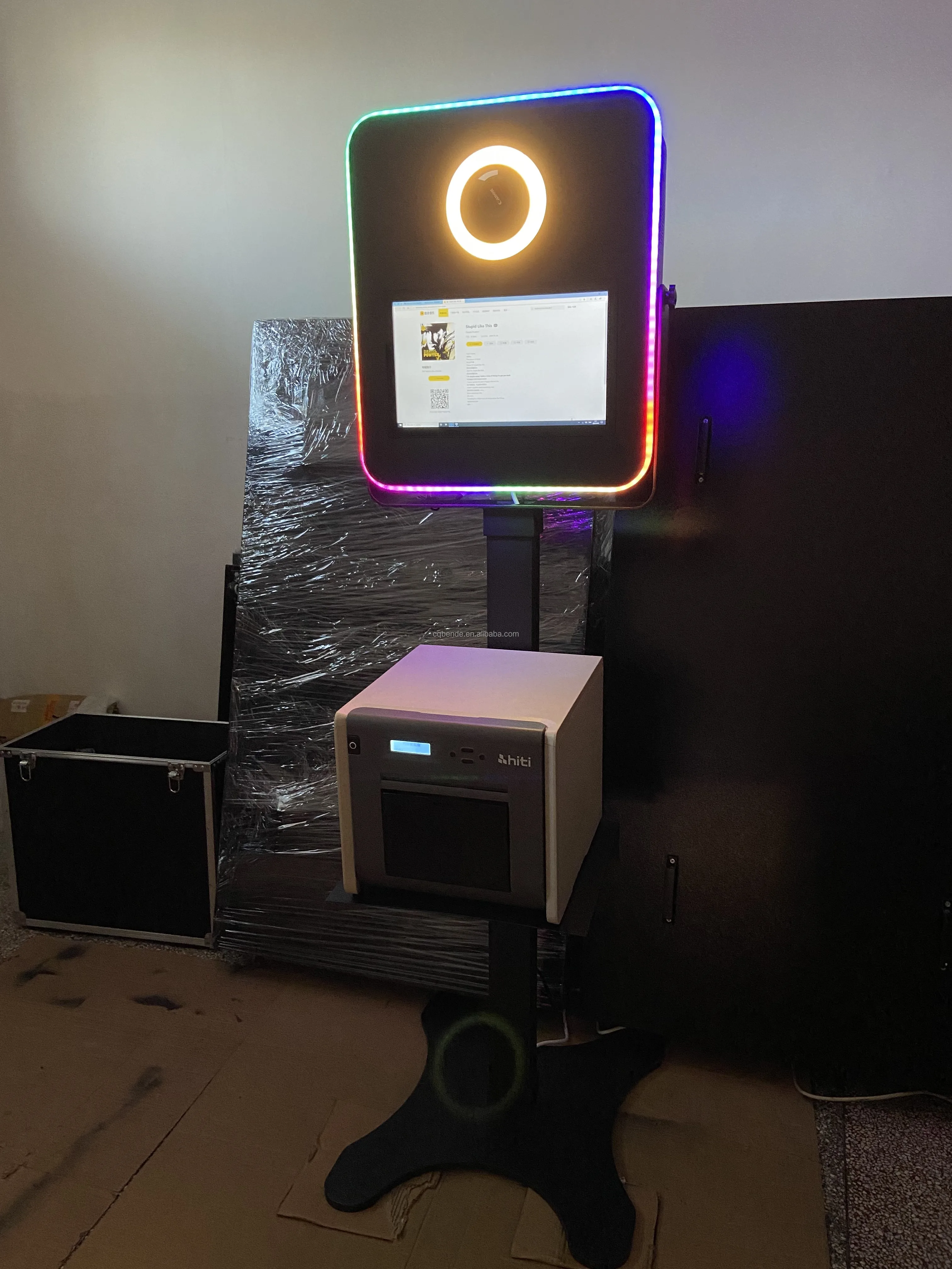 Pretty Portable Selfie Photo Booth - Perfect for Weddings