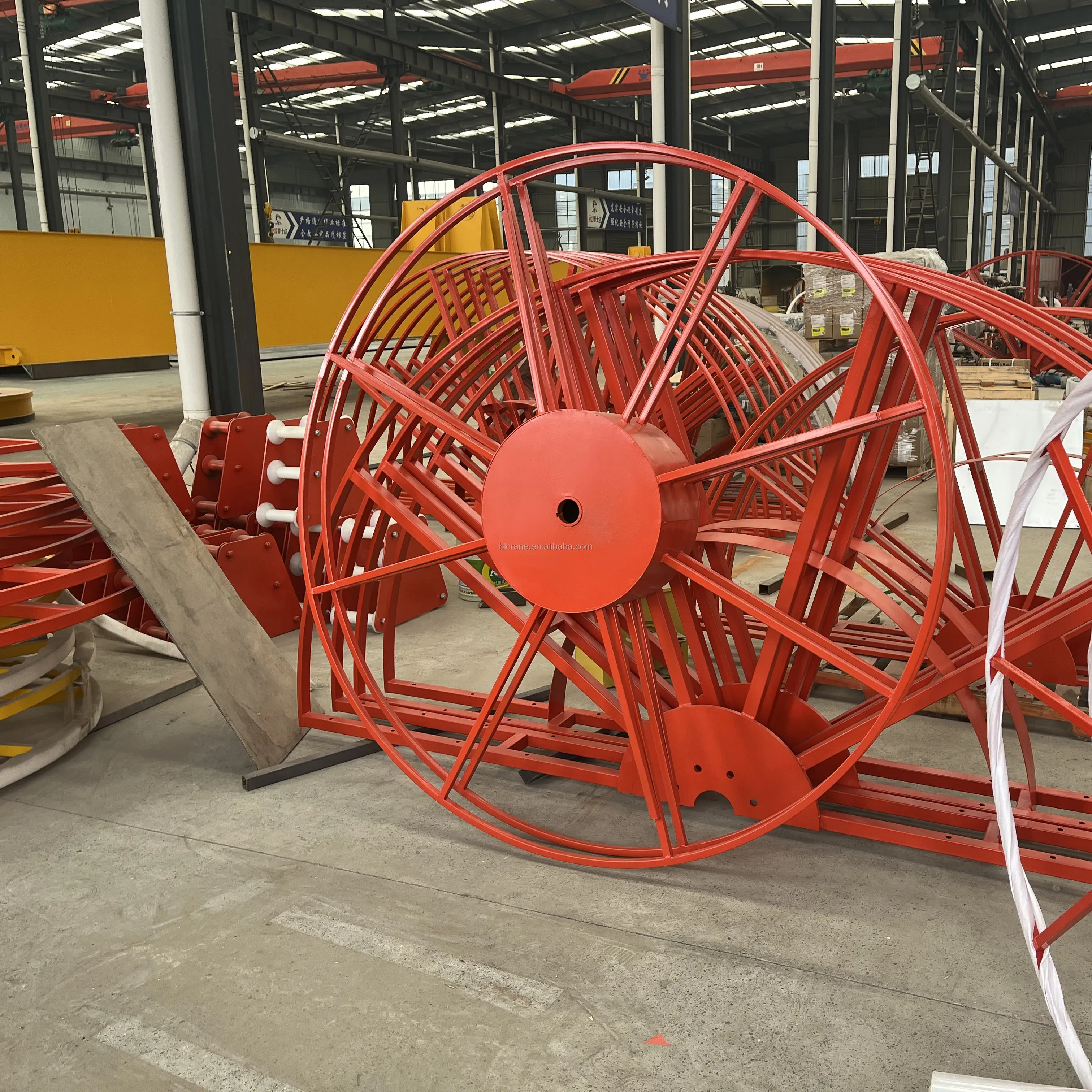 50M 100M Retractable Spring Motorized Cable Reel Crane