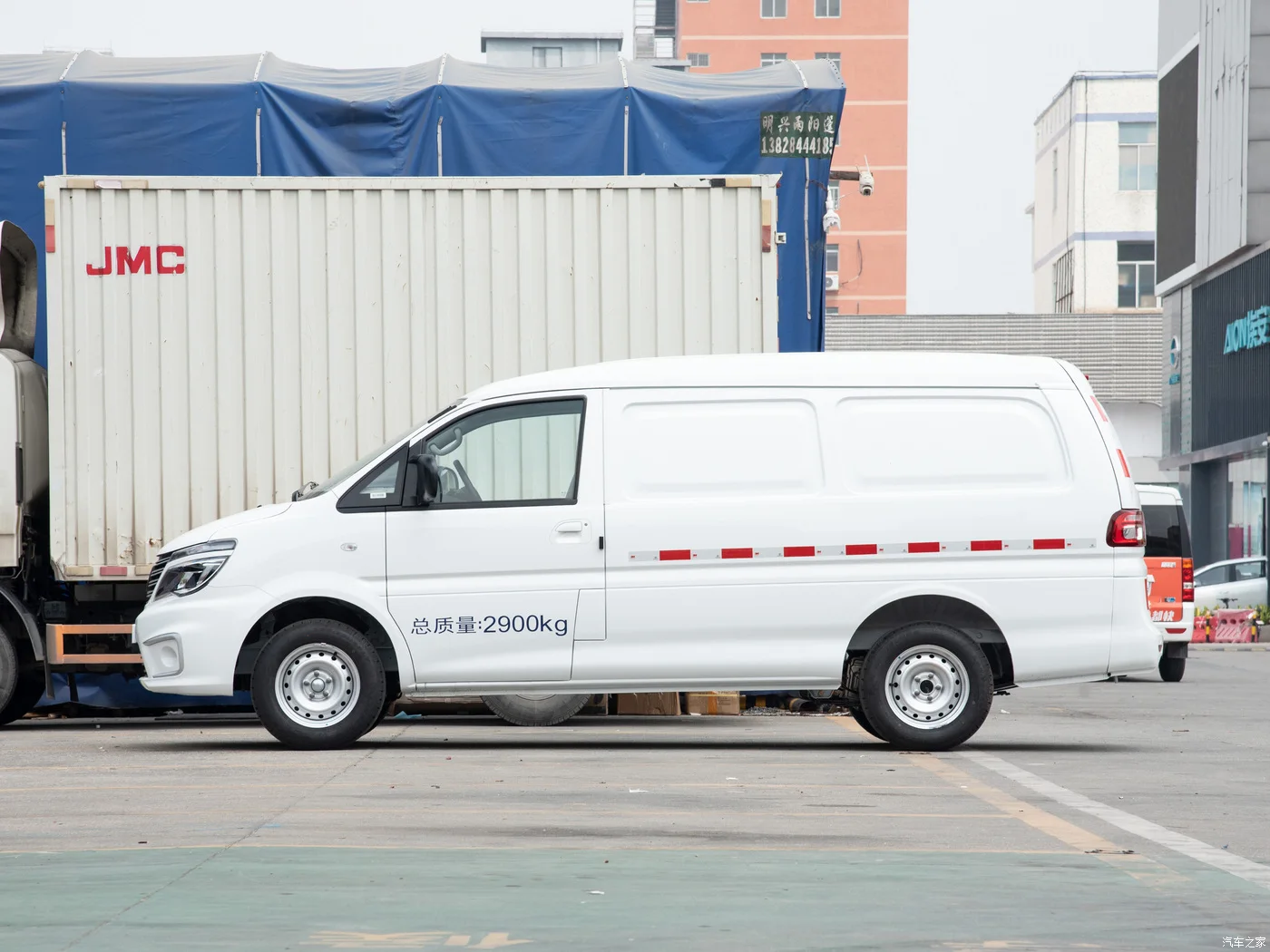 460KM Dongfeng Forthing M5EV Electric Van Truck Long Range