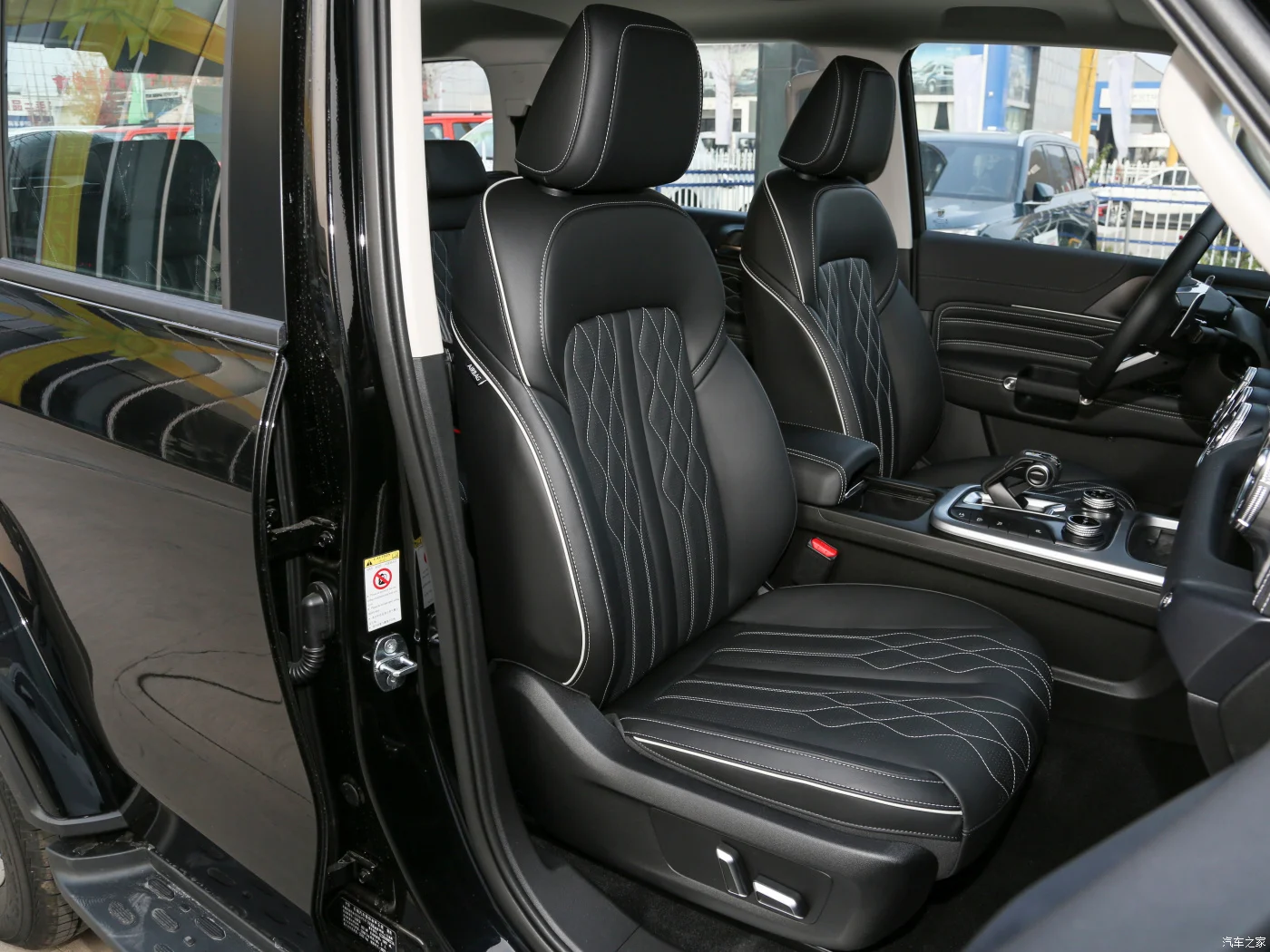 Great Wall Cyber Tank 300 Gasoline Car 2.0t 5set Tank300 L4 4wd 227hp ...