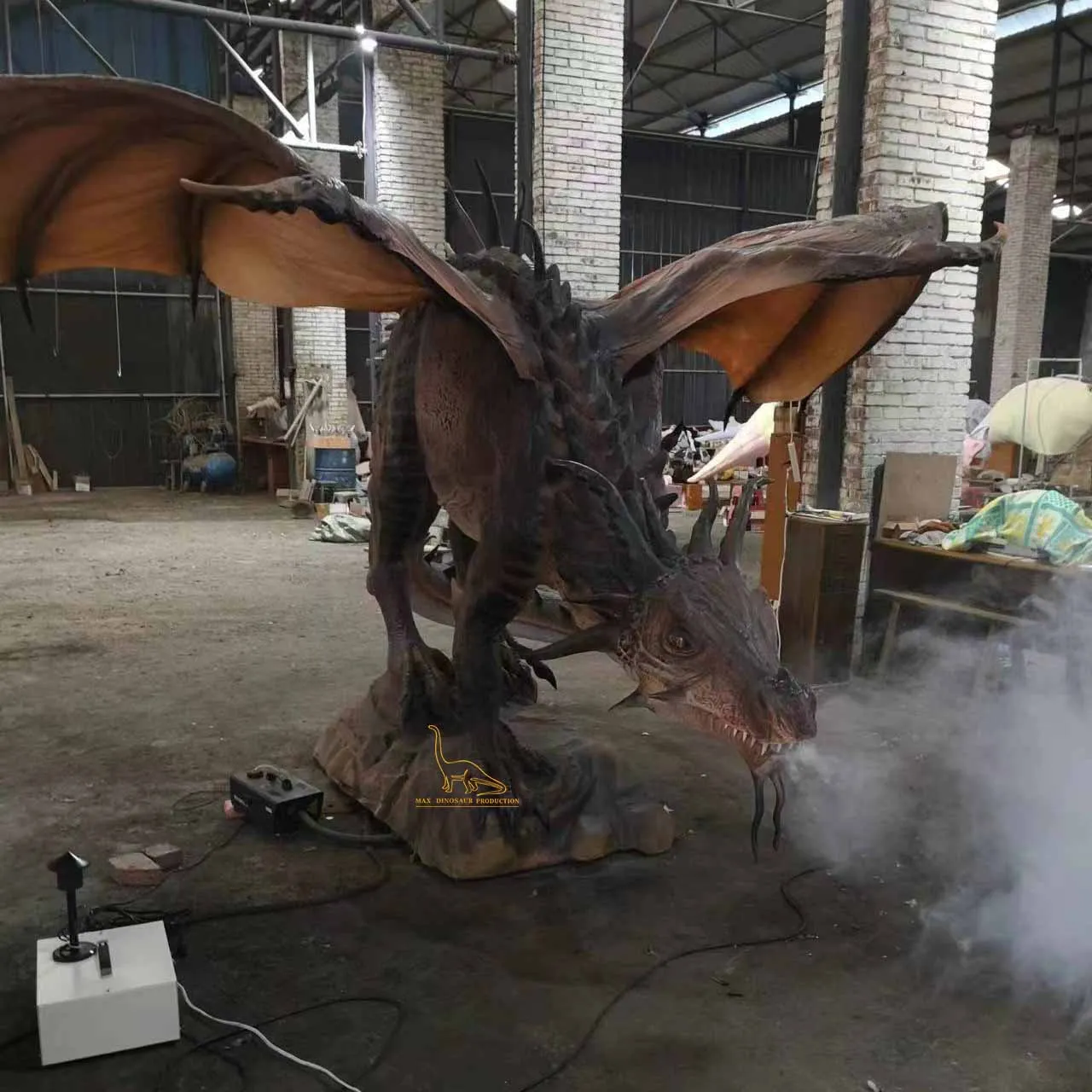 Animatronic Animals Realistic Animatronic Life Western Dragon Spray ...