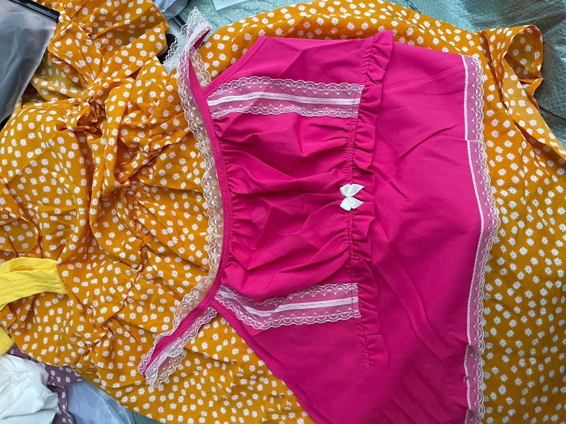 stock-apparel-mix-bundle-wholesale-al-por-mayor-tops-swimsuit-bale