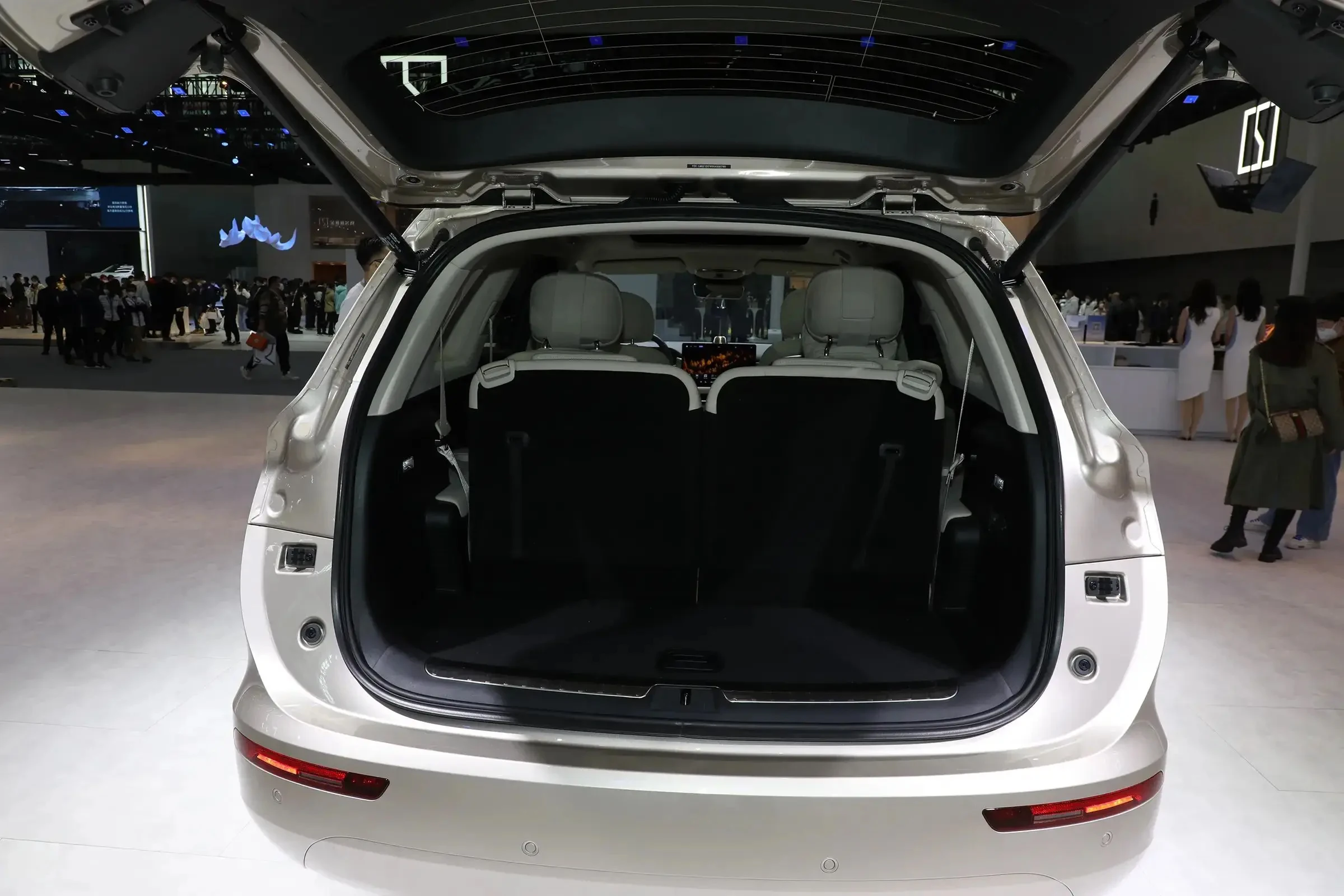 화웨이 아이토 M7 M9 Ev 2023 럭셔리 Suv 4wd 하이브리드 5 시트 전기 자동차 아이토 웬지 M9 M7 M5 6 시트 자동차 2024 화웨이 전기 자동차 ...