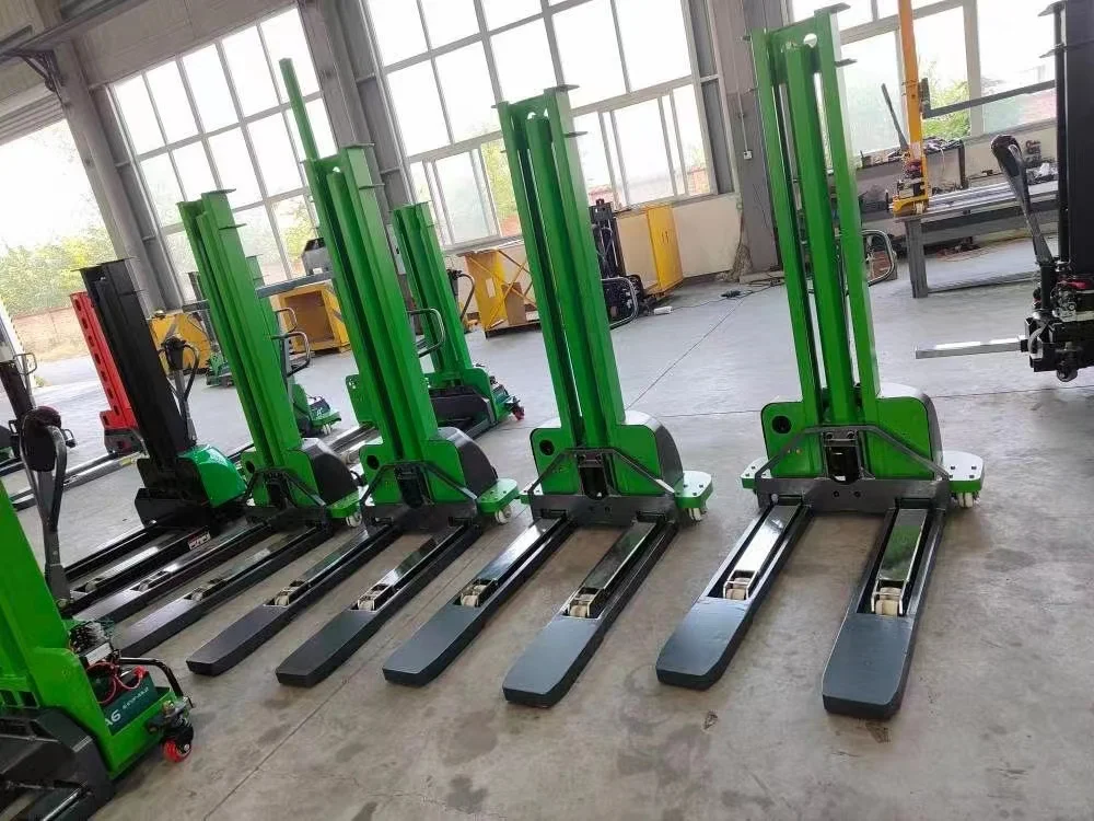 Everlift Self-Loading Stacker Trucks - Efficient Pallet Handling