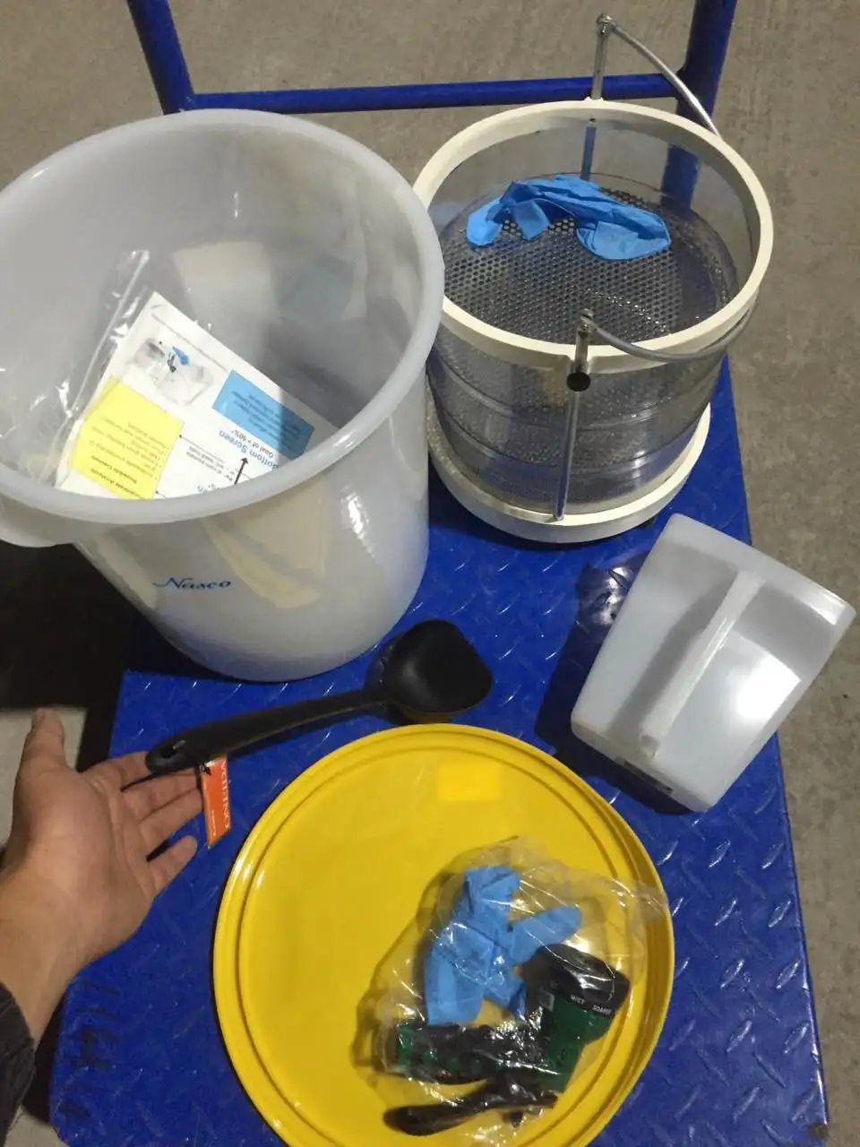 Manure Analysis Sieve Inspection - Understanding Herd Digestion