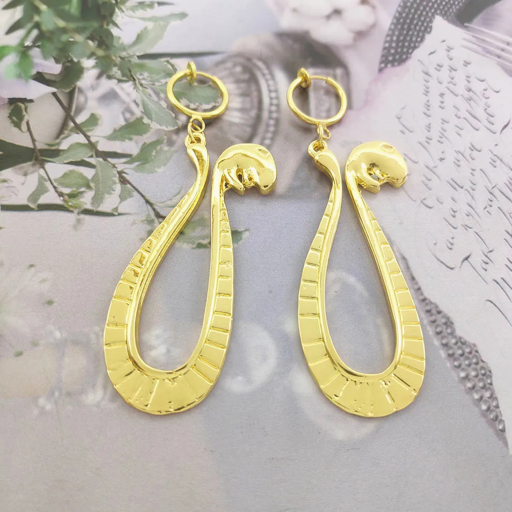 Alibaba.com: Unisex Anime Character Earrings, Gold Plated with Vintage ...