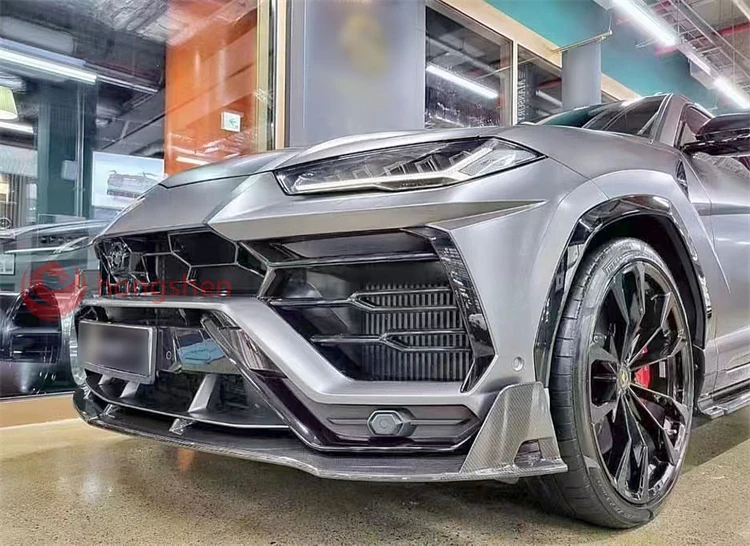 M Style Carbon Fiber Fenders for Lamborghini URUS Body Kit