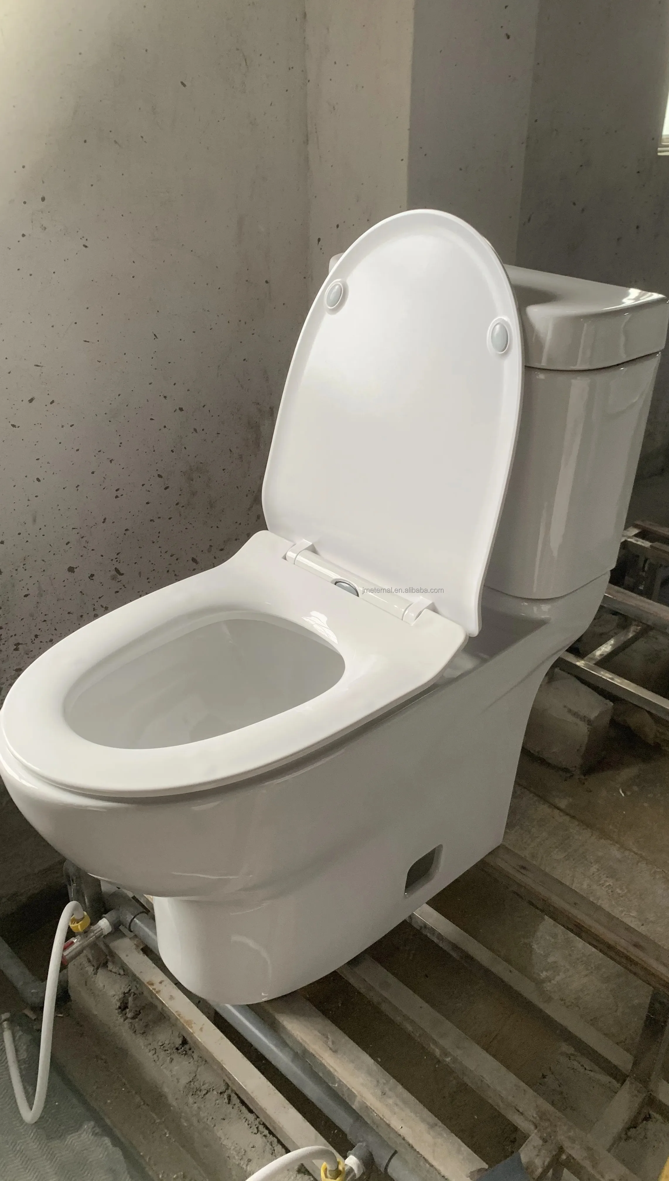 White Color Pissing Wc Sanitary Ware Round Floor Mounted Toilet Commode ...