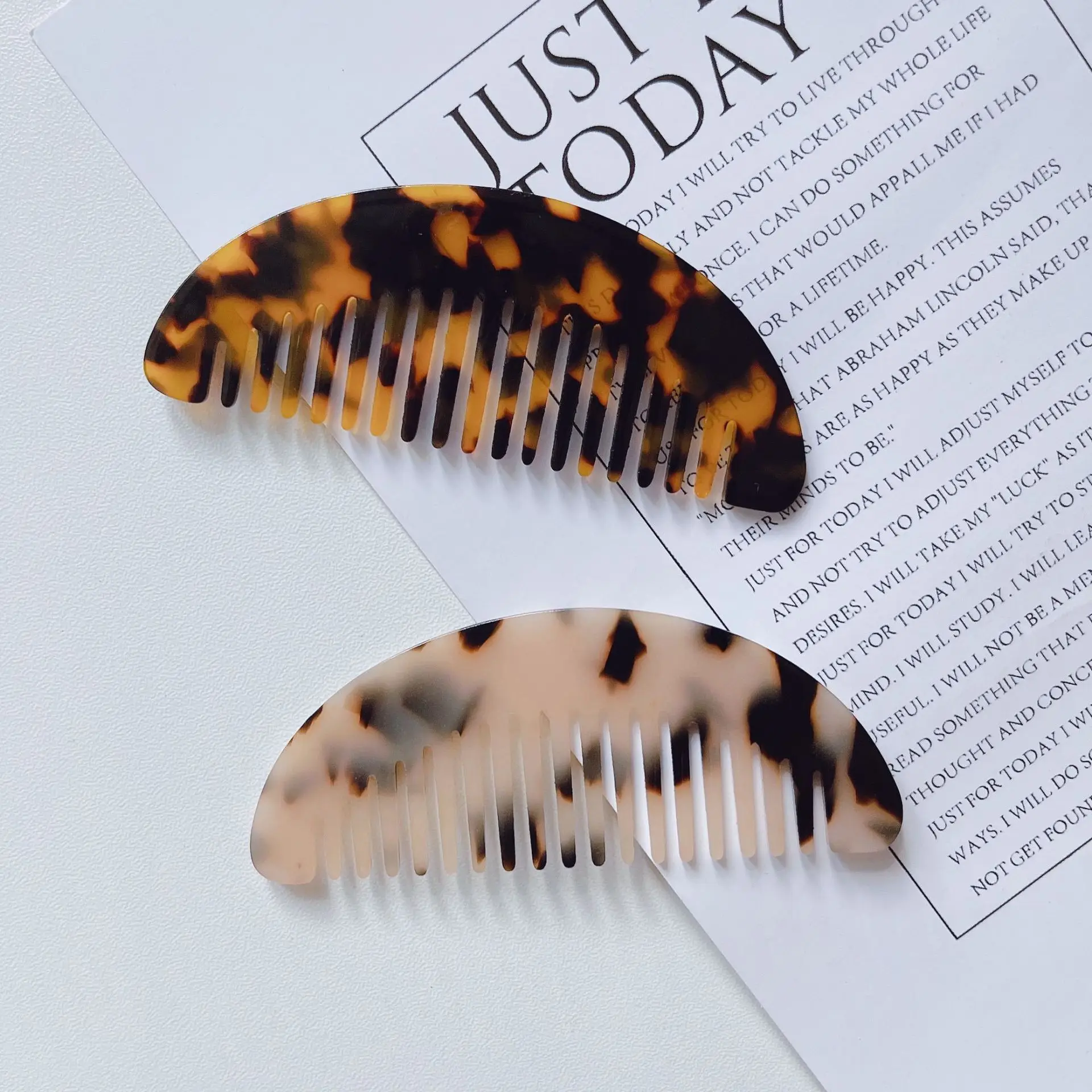 High Quality Acetate Comb - Stylish & Portable Hair Accessory