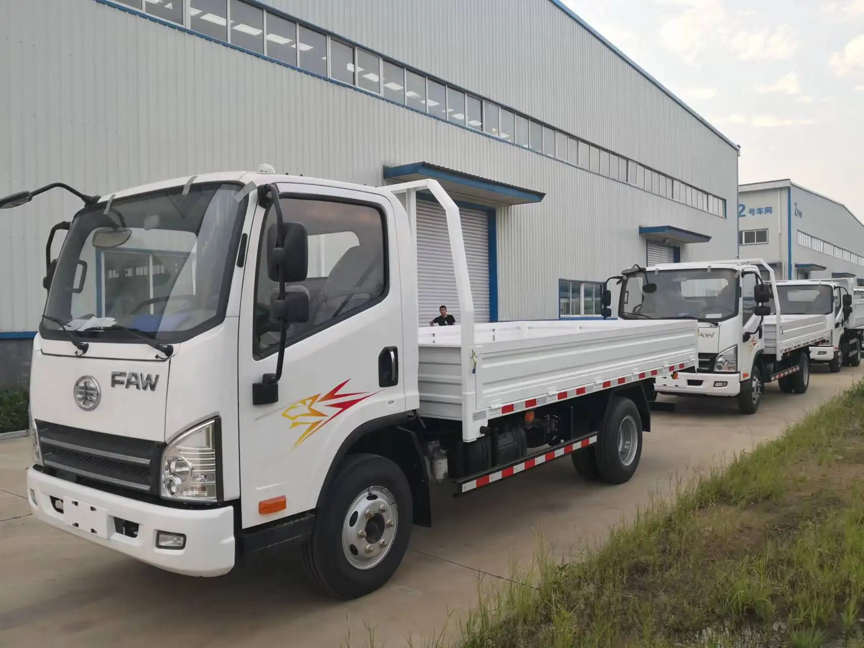 Left Hand Drive Faw Tiger Vh Light Duty 5 Tons Load Cargo Trucks For ...