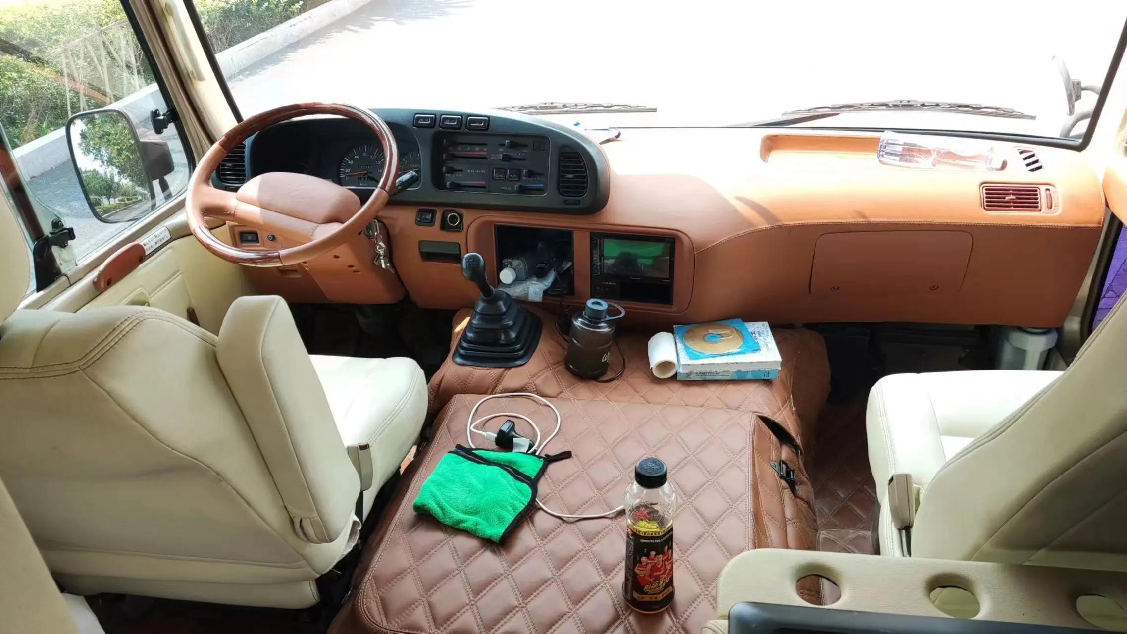 Spots Goods Used Rhd Toyota Coaster Bus 30 Seaters Coaches Toyota ...