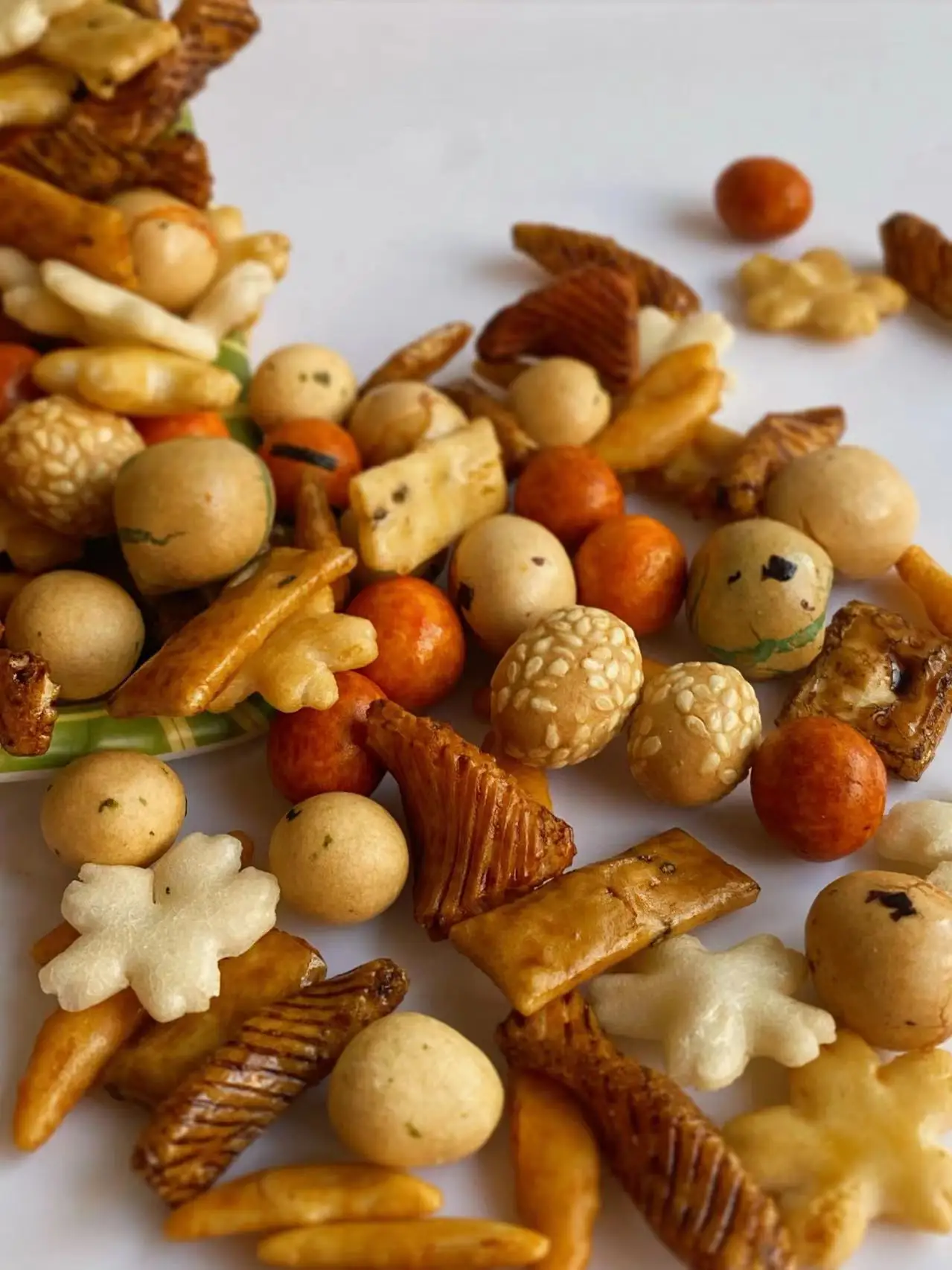 Japanese Snack Mix - Crispy Rice Crackers with Soy Sauce