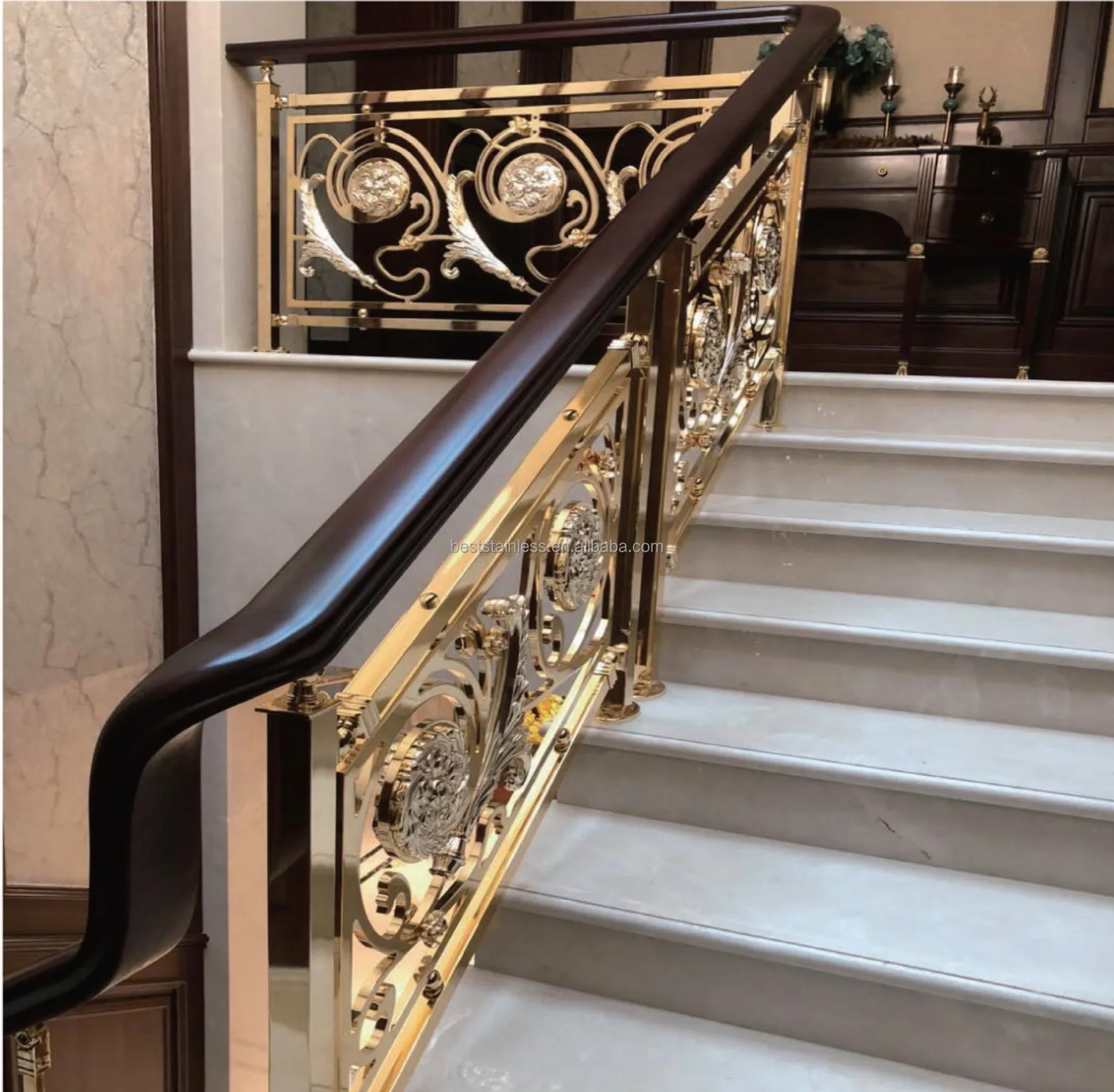 Luxury Resort Villa Solid Wood Handrail Gold Aluminum Curved Stairs