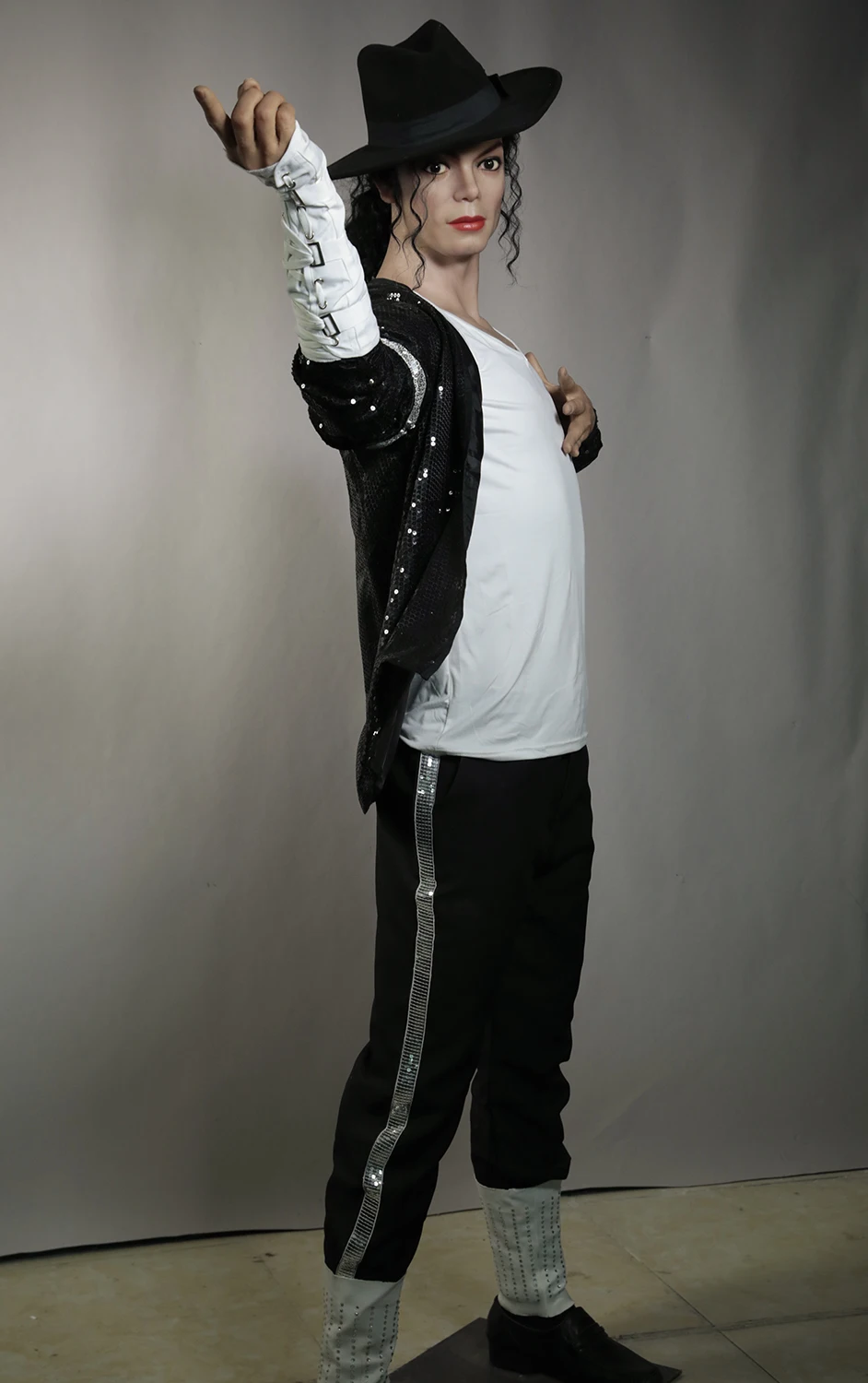 Hyper Realistic Custom Life Size Silicone Michael Jackson Statue - Buy ...