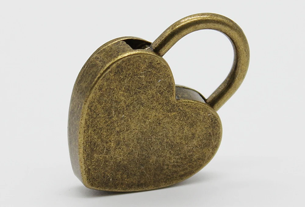 30x39mm Antique Style Heart Shape Padlock - Vintage Lock