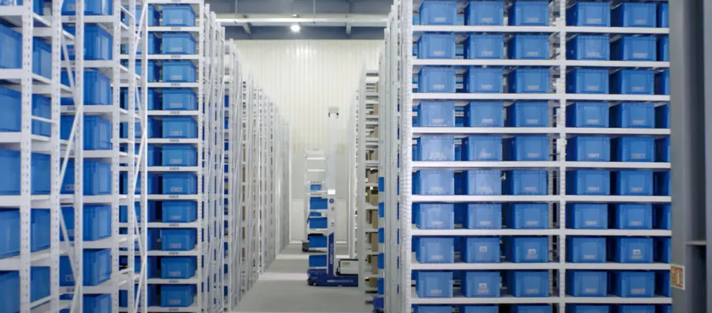 Heavy Duty Plastic Industrial Vertical Storage Box with Hinged Lid ...