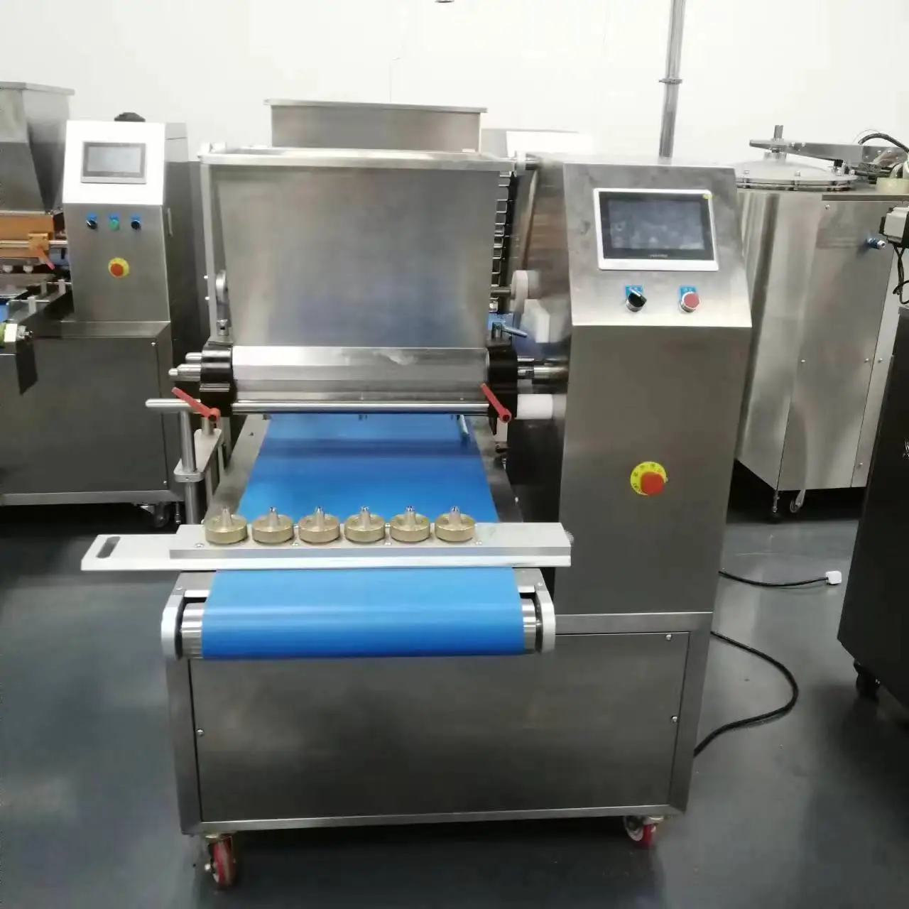 High-productivity Macaron Biscuit Maker - Automatic & Efficient