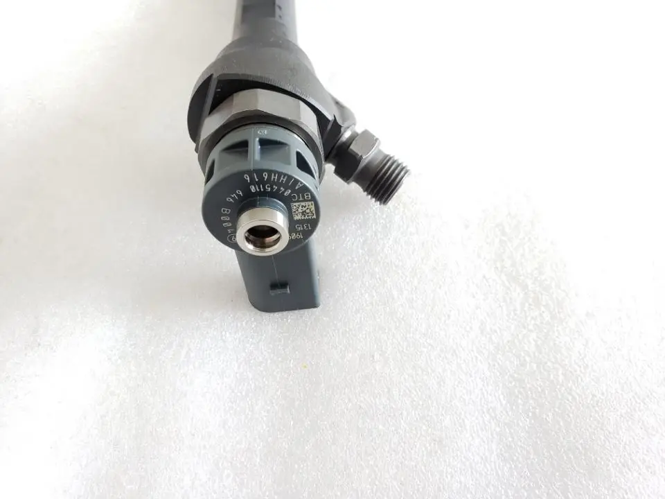 Diesel Fuel Injector 0445110646 0445110368 0445110369 0445110647 ...