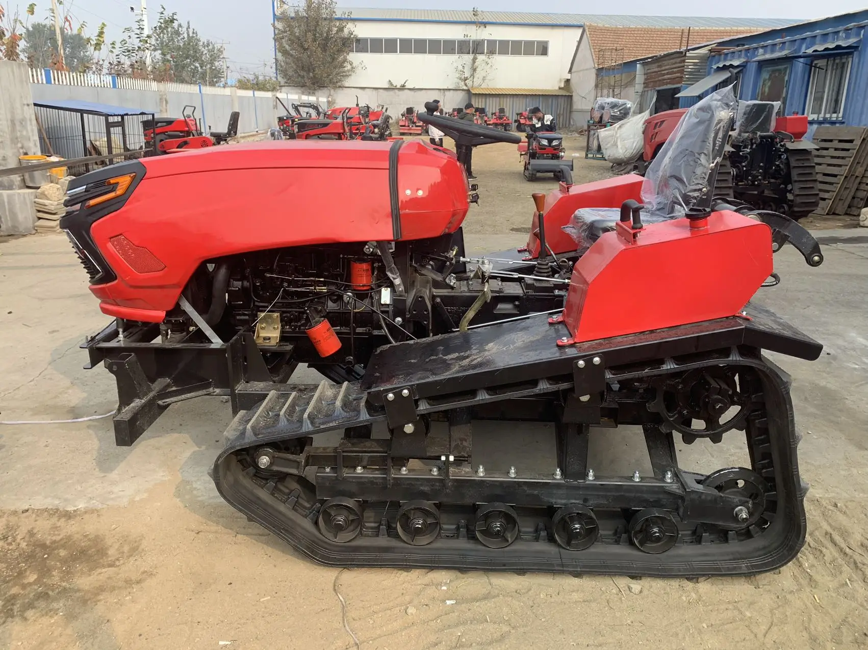 Ride on Crawler agricultural tractor Mini Rotary Hand Walking Crawler ...
