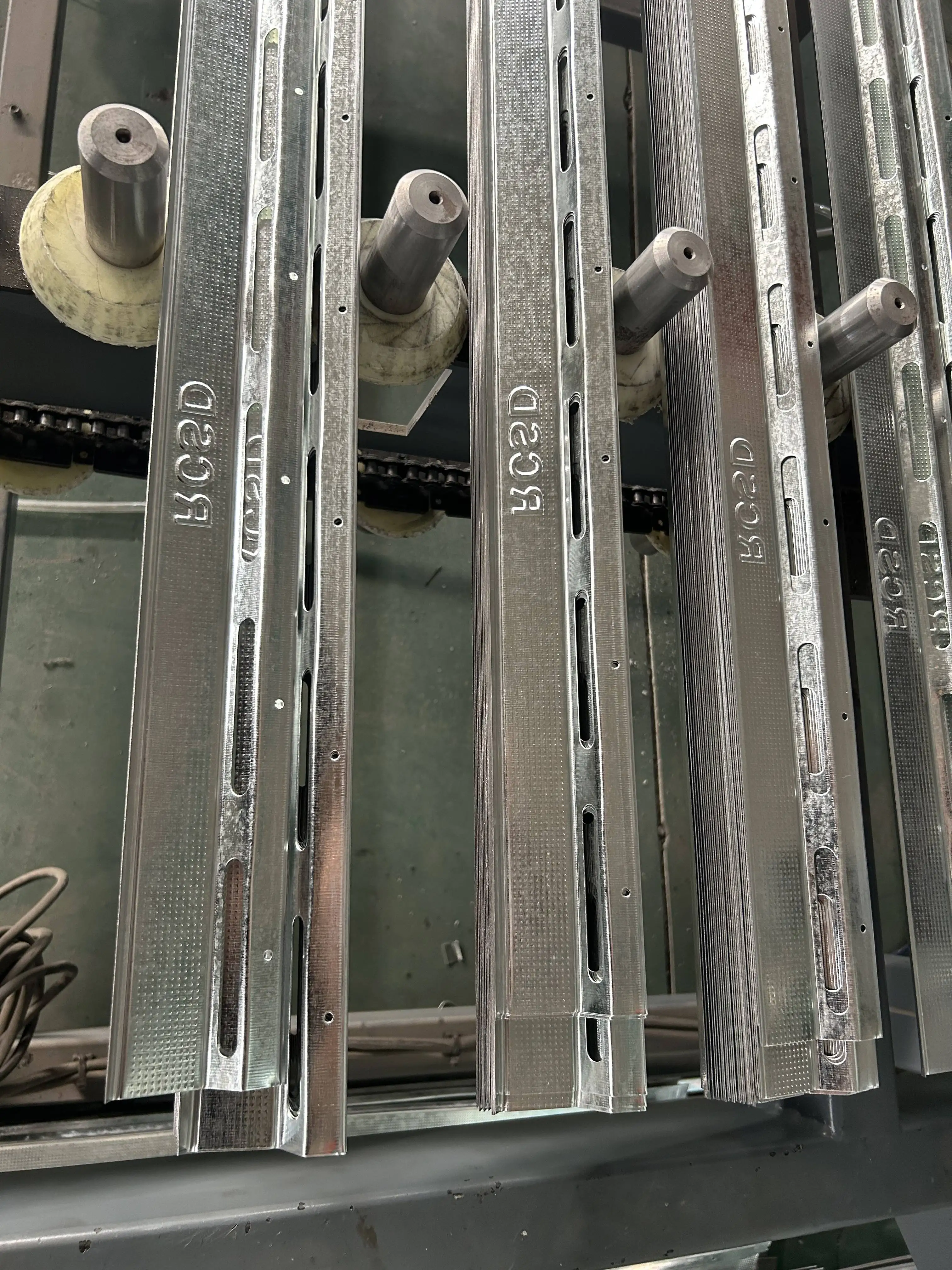 Hot Dip Galvanized Slotted Steel Metal Framing Strut C Type Steel ...