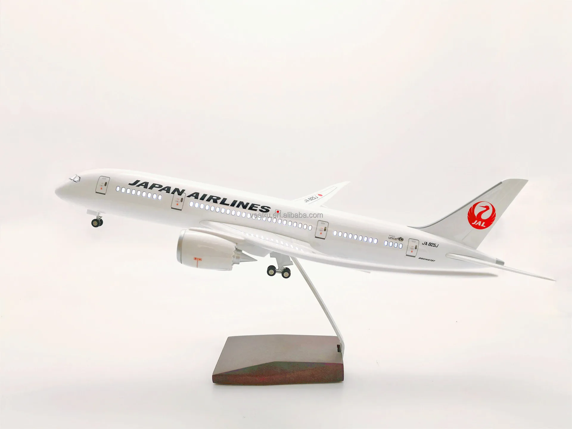 Boeing 787 Japan Airlines Model - Eco-Friendly Diecast Toy