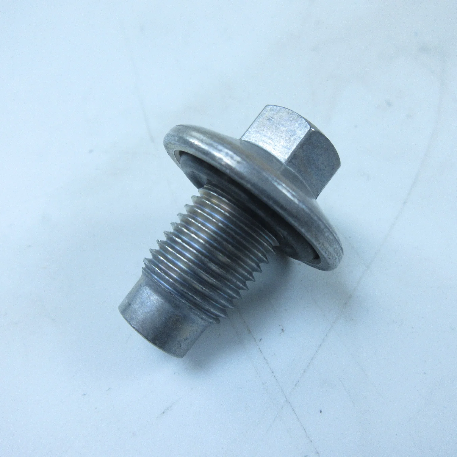 2261879 Genuine Oil Pan Oil Drain Plug for Ford Transit V348