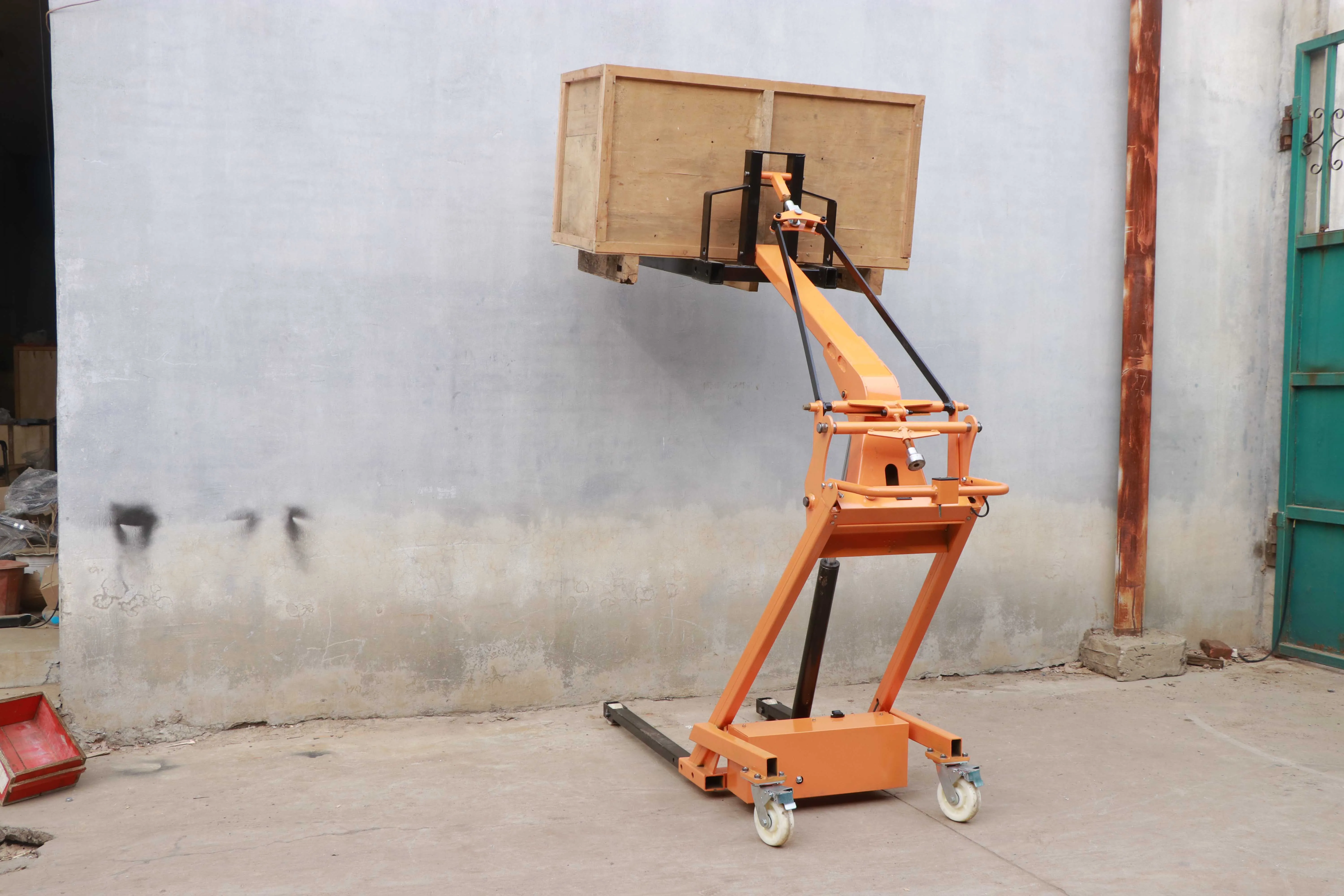 Lightweight Electric Small Forklifts Portable Battery Operated 500KG ...