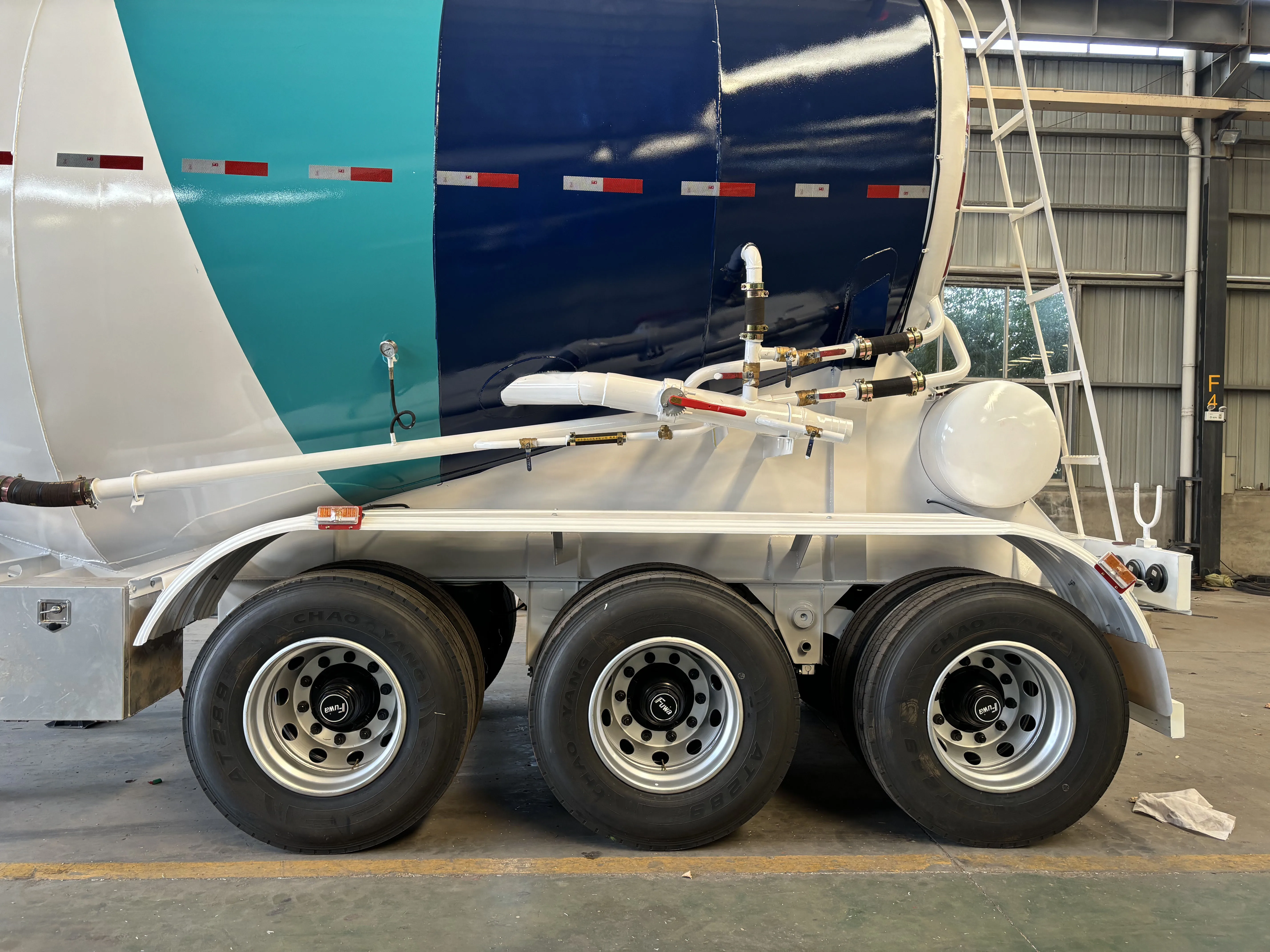 Flywheel Trailer V Type Bulk Cement Powder Tank Semi Trailer for Sale ...