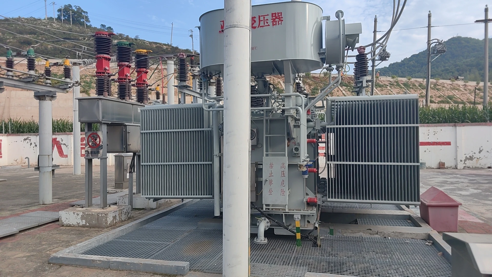 Factory Hot Selling Three-phase Oil Immersed Distribution Transformer ...