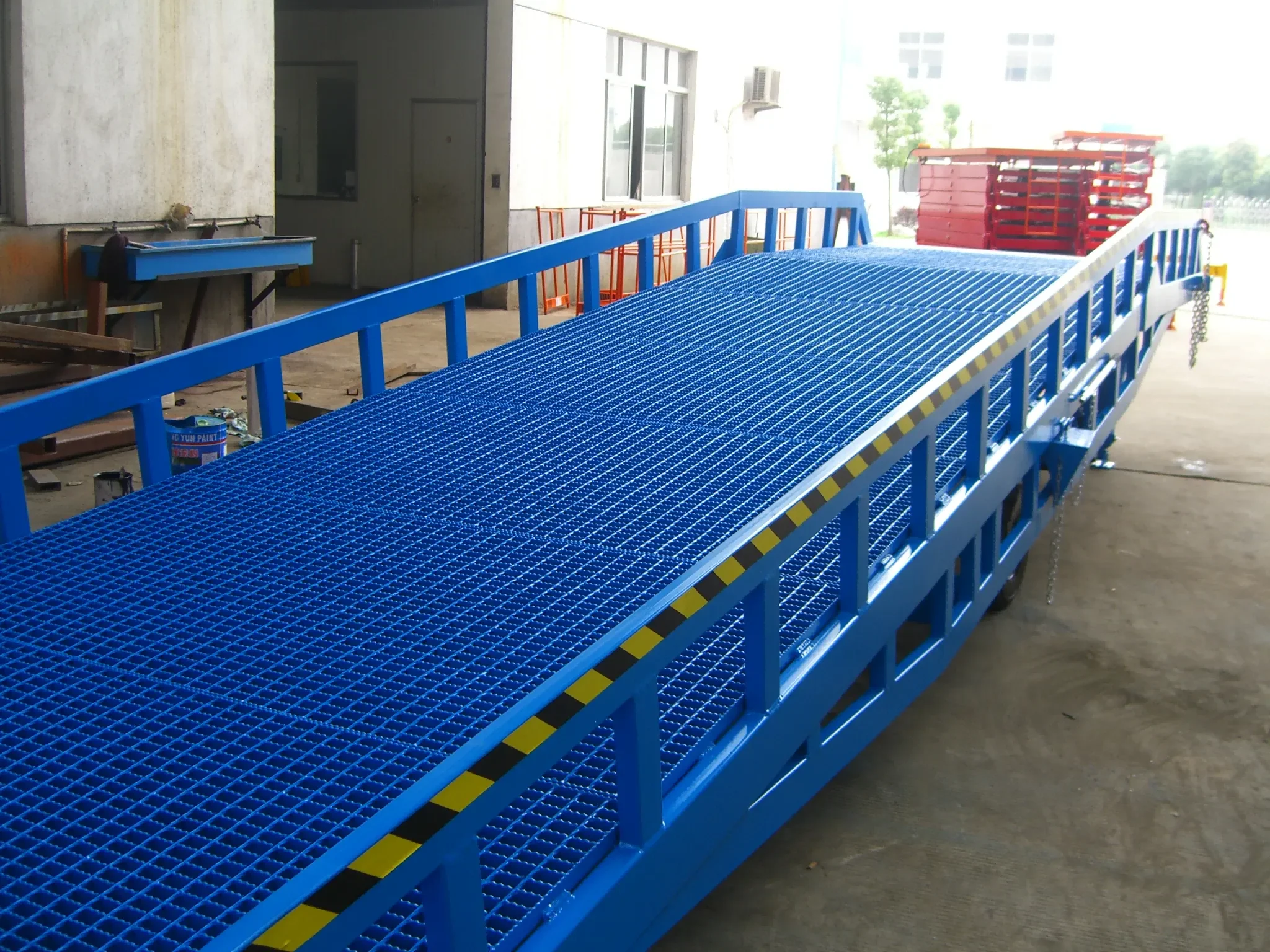 Car Loading Movable Dock Leveler - 10T, 12T, 15T Capacity