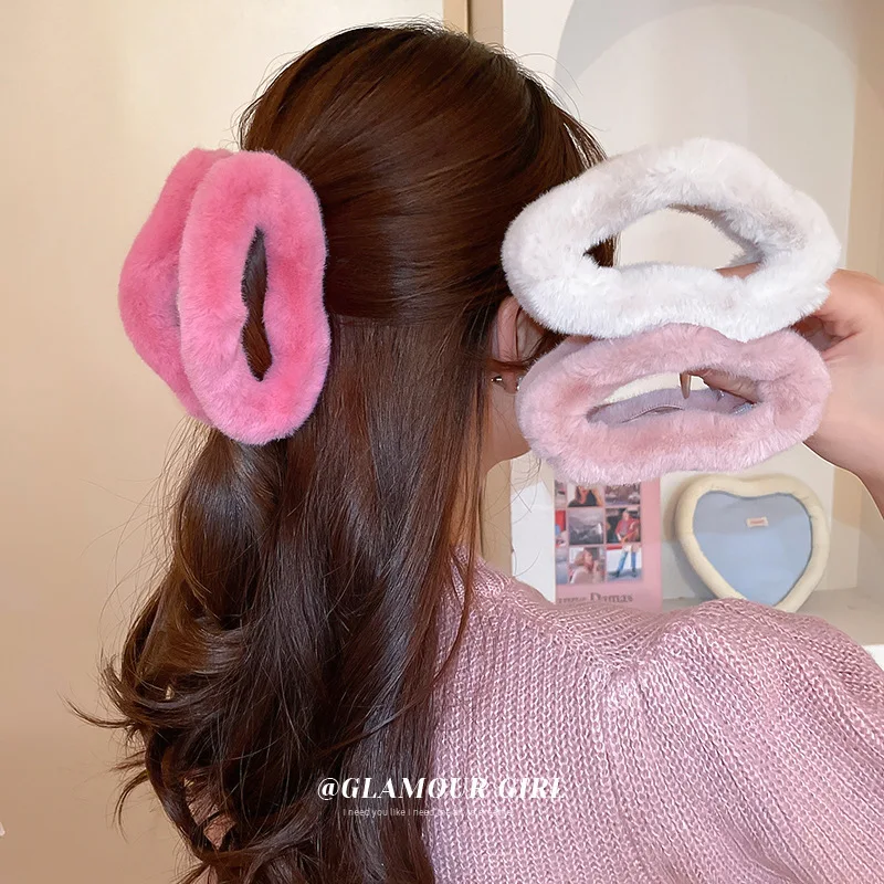 Solid Color Rabbit Fur Hair Clips Wavy Design Plush Barrette Hair Grab ...