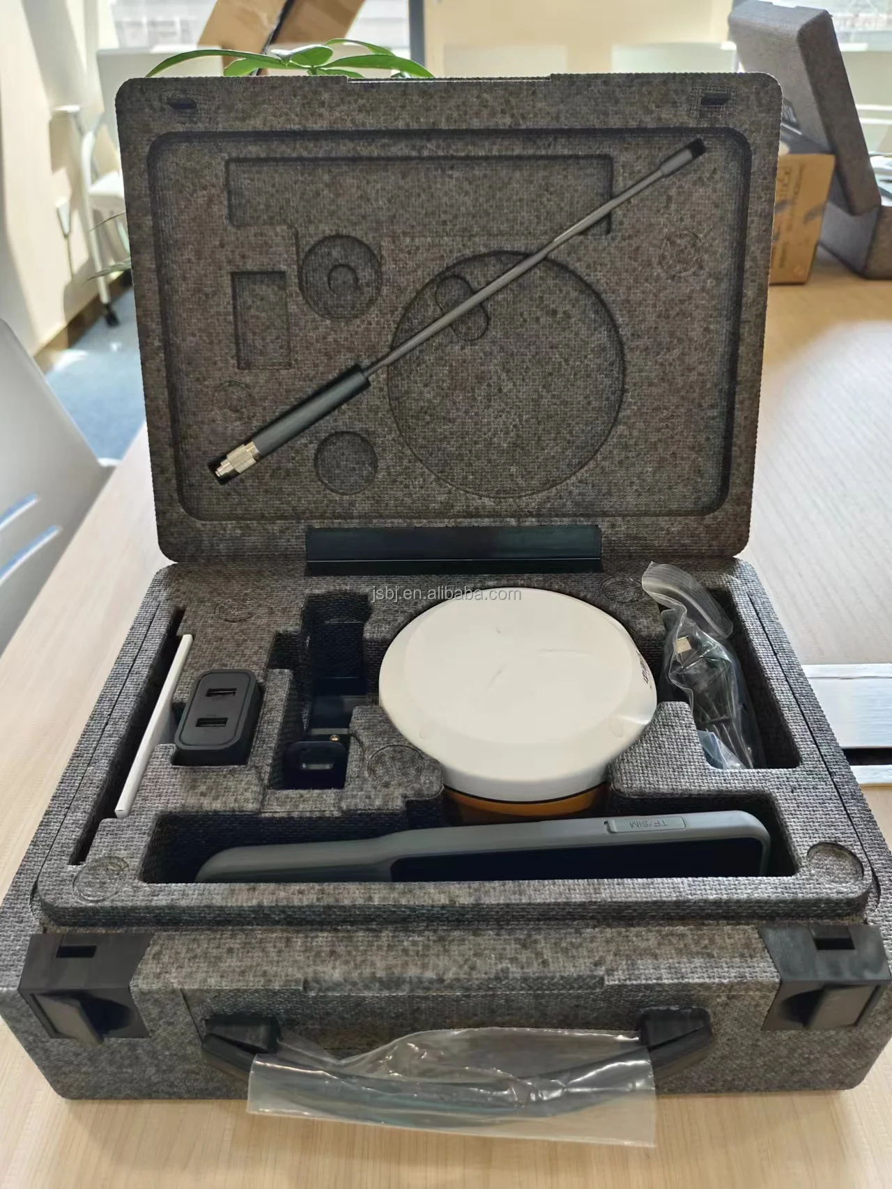 Hi-target V500/V300 GNSS RTK System - High Precision Measuring