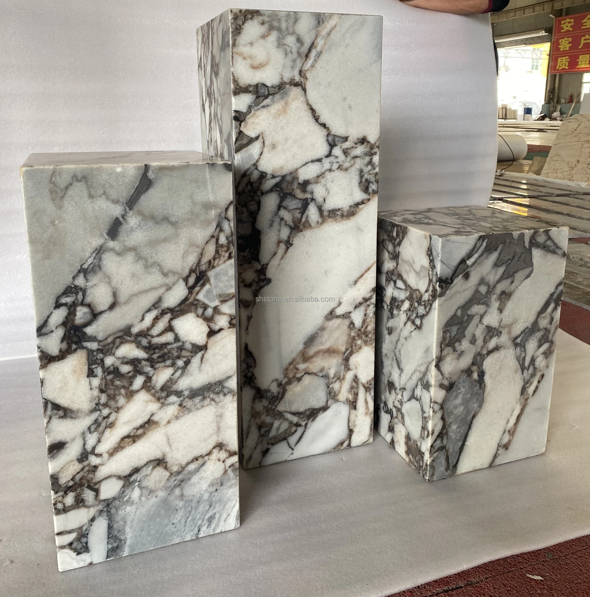 Luxury Triangle Set of 2 Calacatta Calcutta Viola Coffee Table for Sofa ...