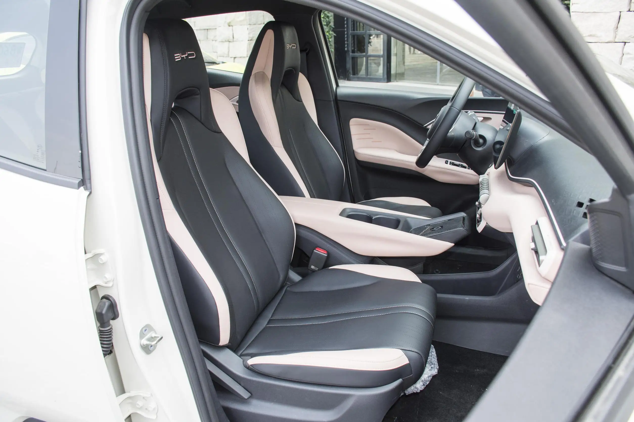 Byd Dolphin Five-door Five-seater Hatchback Electric Car High Speed ...