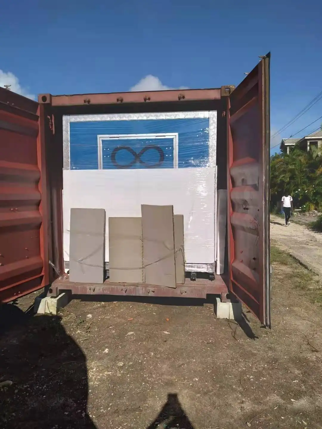 Tune Mobile Dance Floor Band Tricks Out Trailer Mobile Dj Booth Truck ...