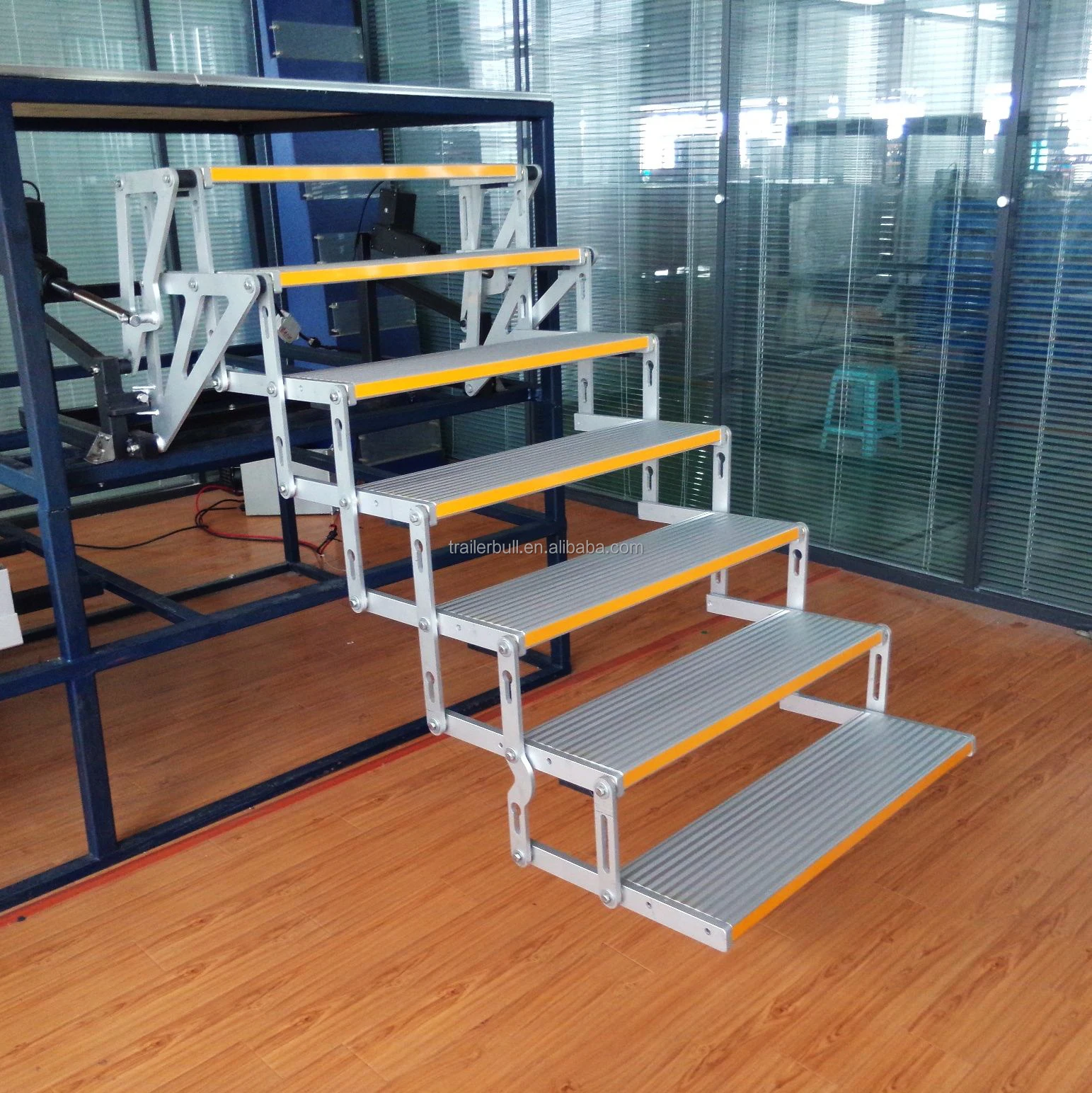 7 Steps 12/24V DC Electric Swing Alu Motorhome Stairs