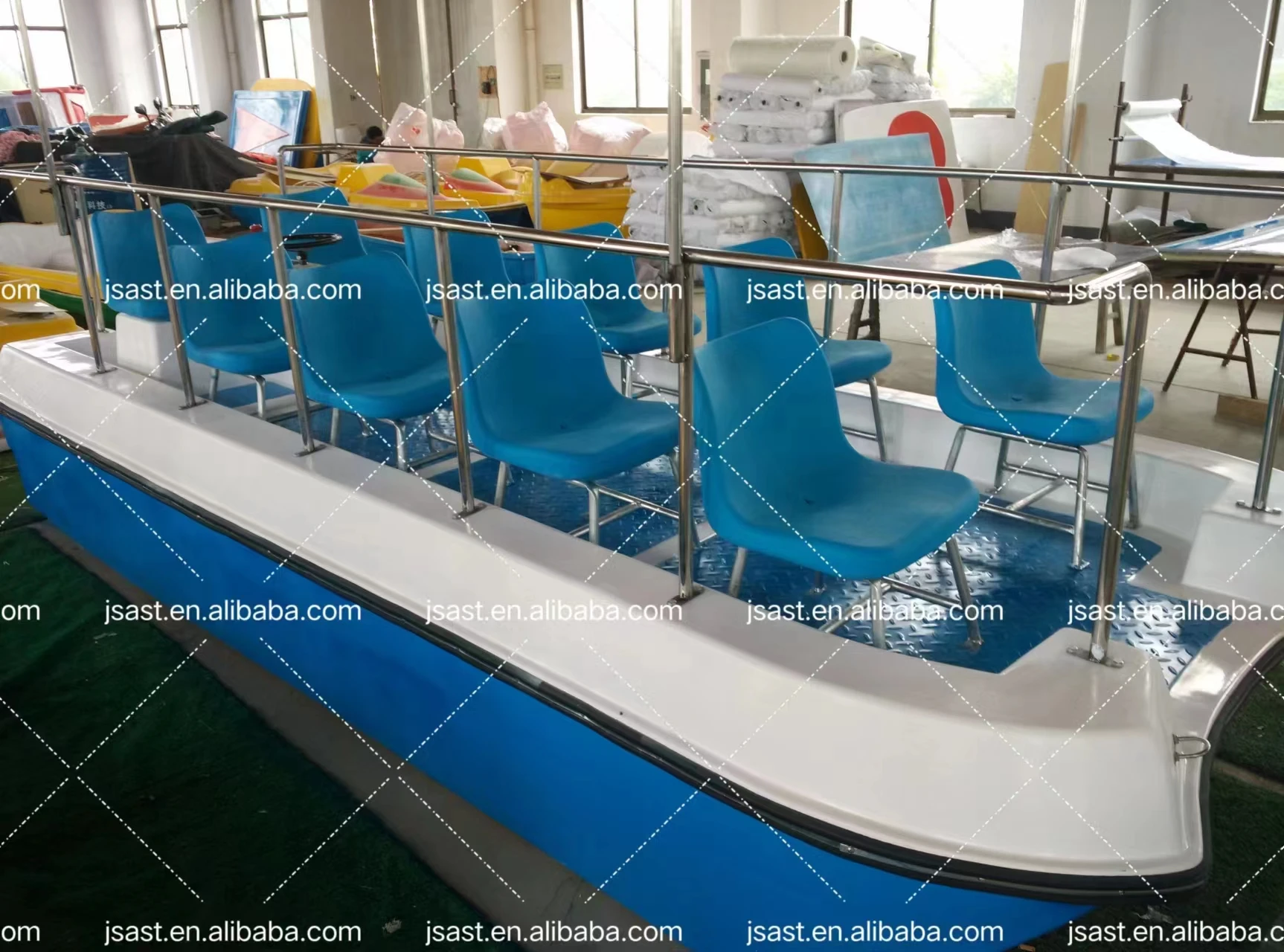 Custom Size Heavy-Duty PVC Inflatable Banana Pontoons Tubes